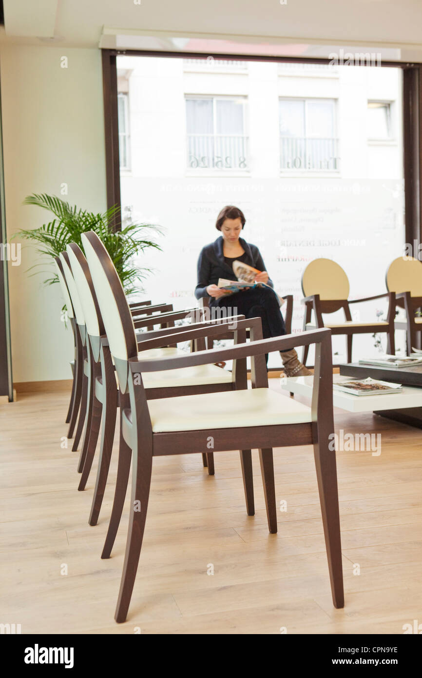 Old magazines waiting room hi-res stock photography and images - Alamy