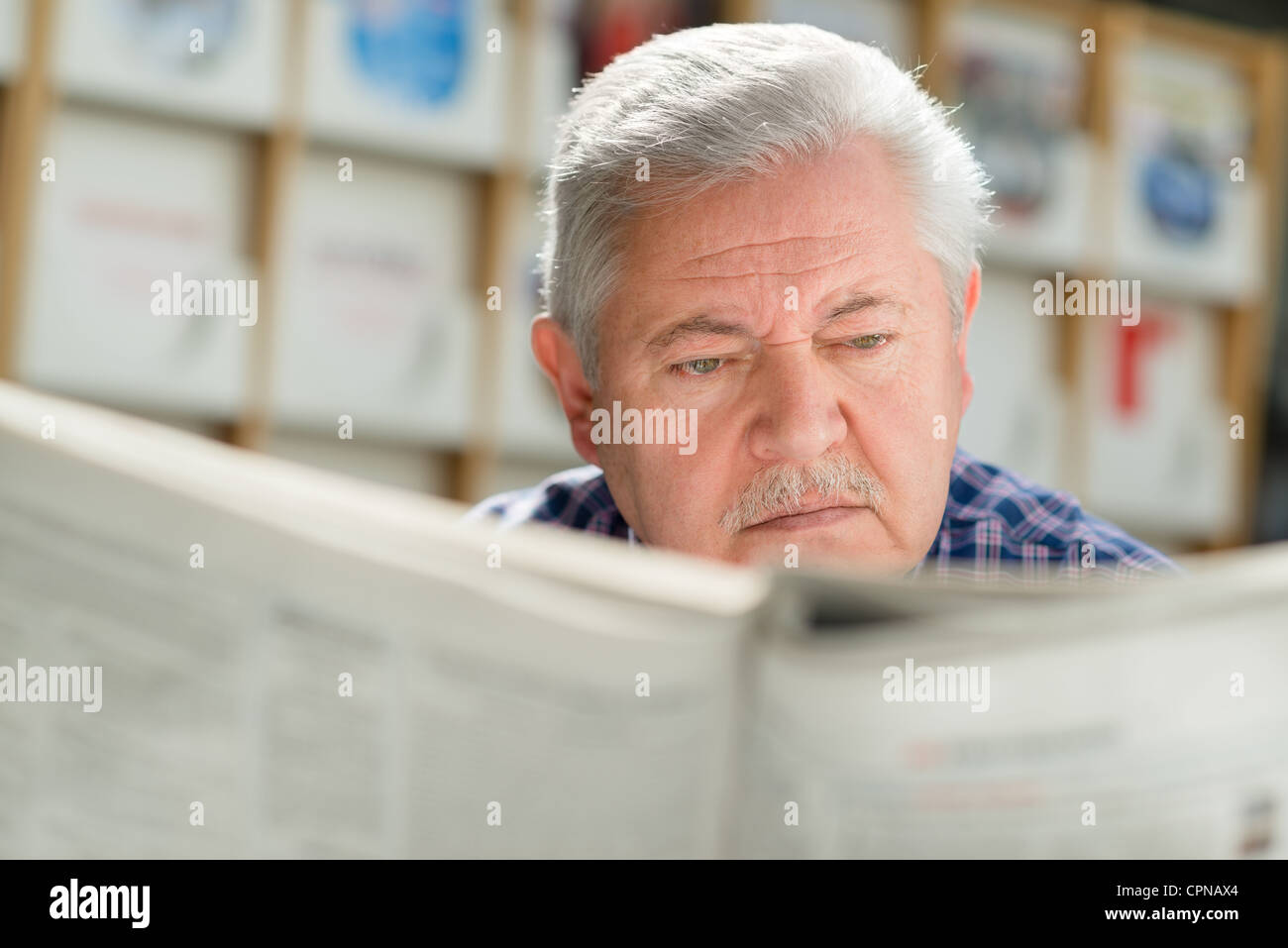 Newspaper library hi-res stock photography and images - Alamy