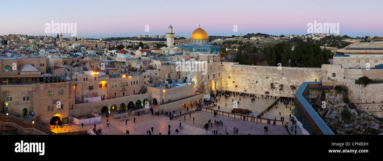 Israel, Jerusalem, Old City, Jewish Quarter of the Western Wall Plaza ...
