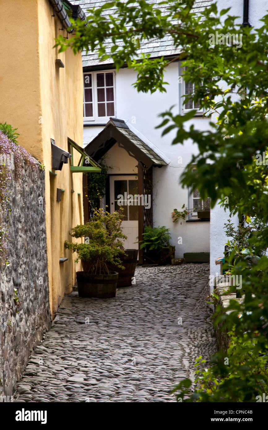 Cottages in clovelly north devon hi-res stock photography and images ...