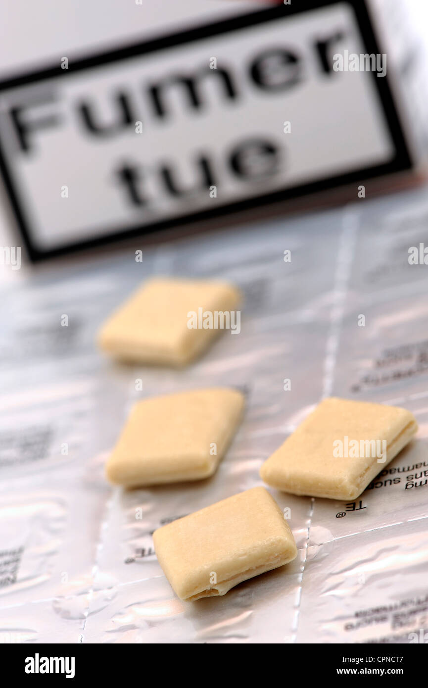 Smoking gums hi-res stock photography and images - Alamy