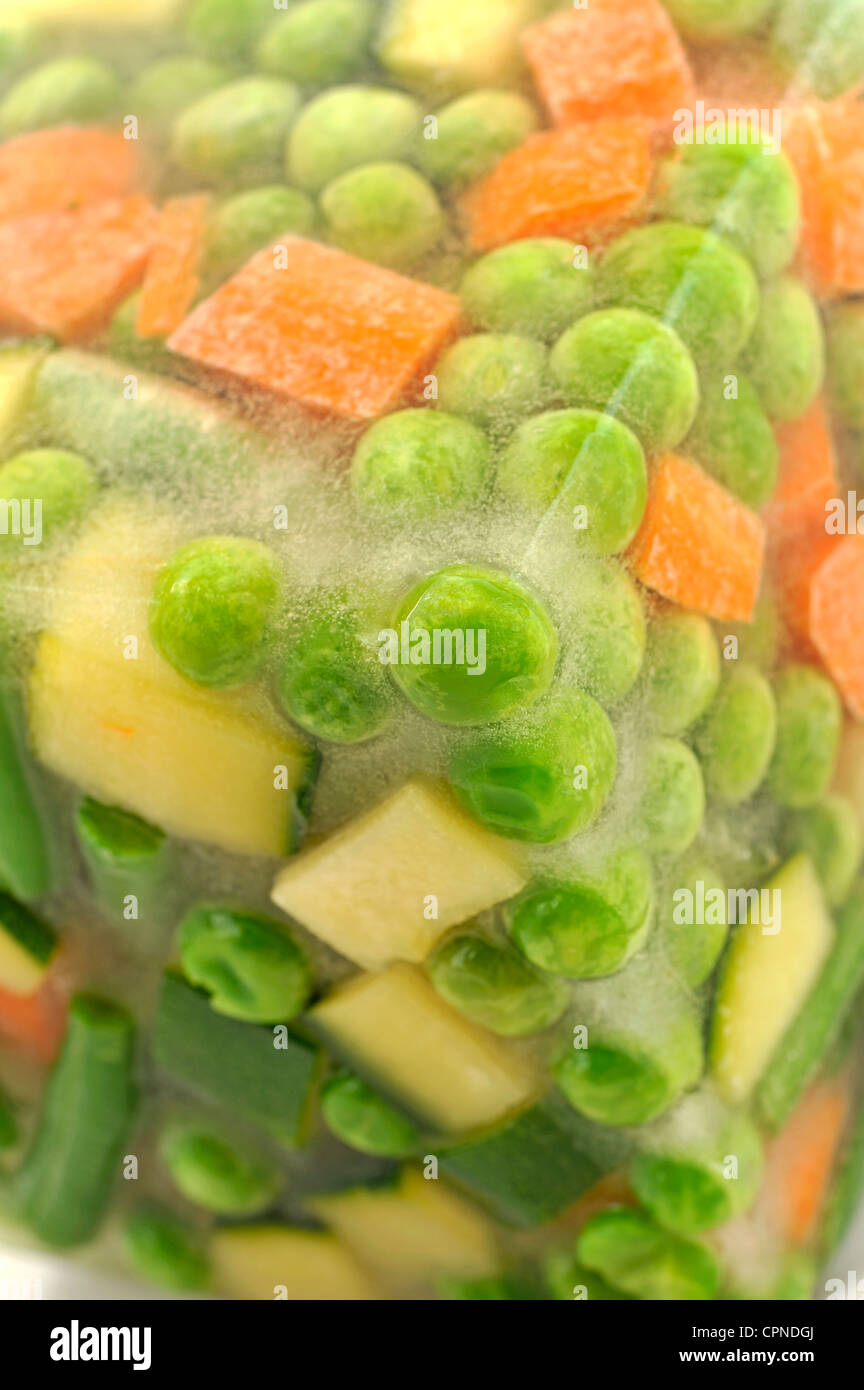 Frozen goods hi-res stock photography and images - Alamy