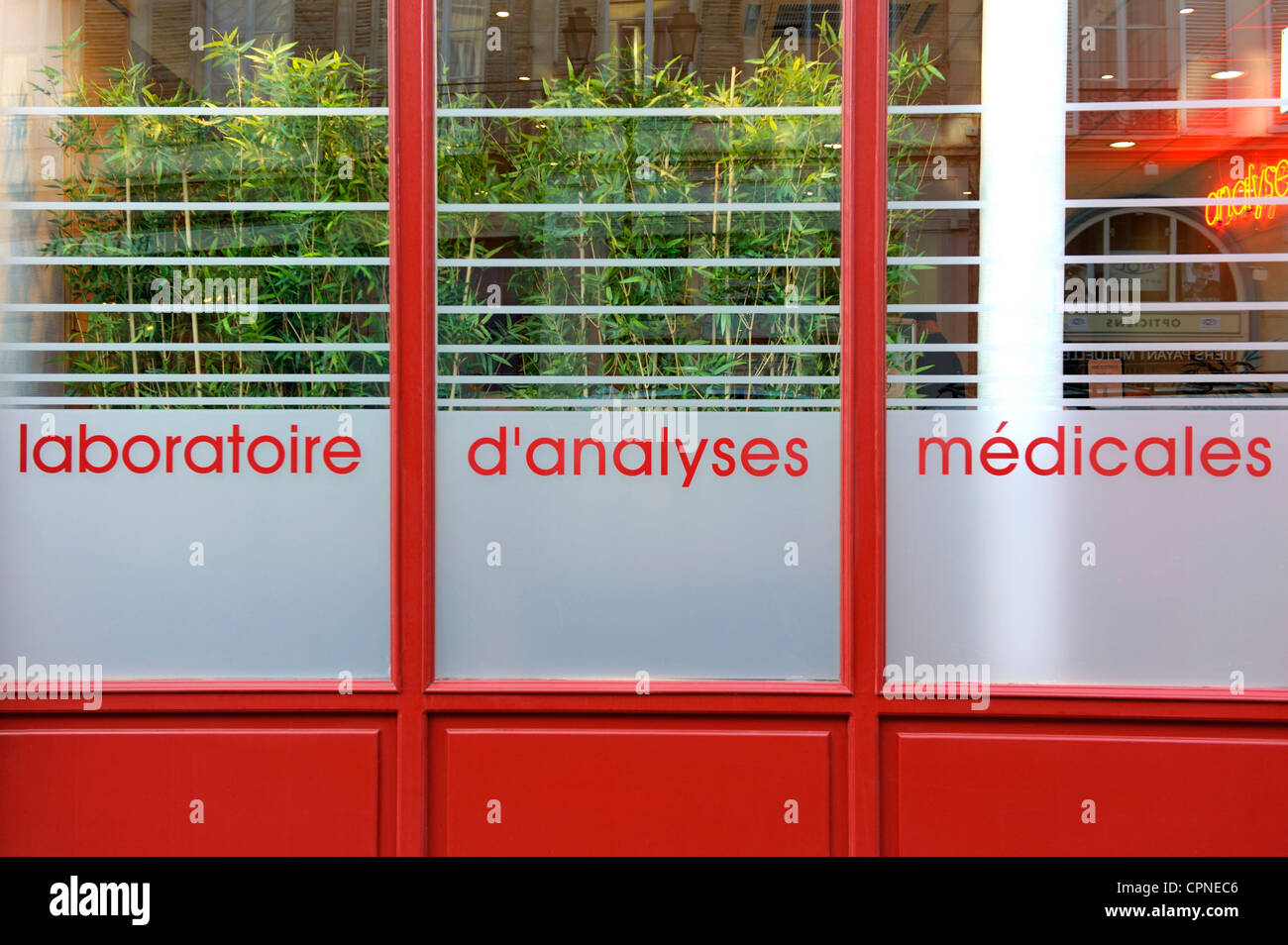 Analytical analysis hi-res stock photography and images - Alamy