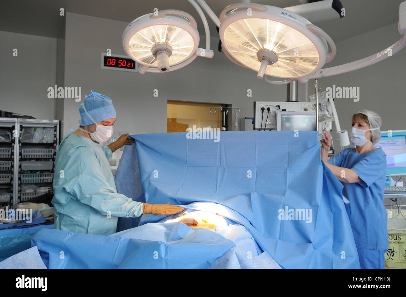 Urologic surgery hi-res stock photography and images - Alamy