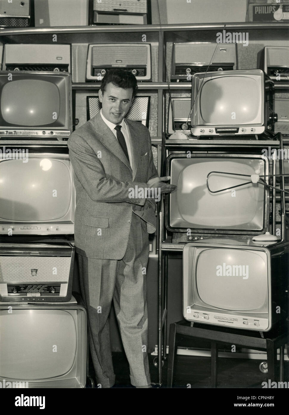 Circa 1959 media hi-res stock photography and images - Alamy