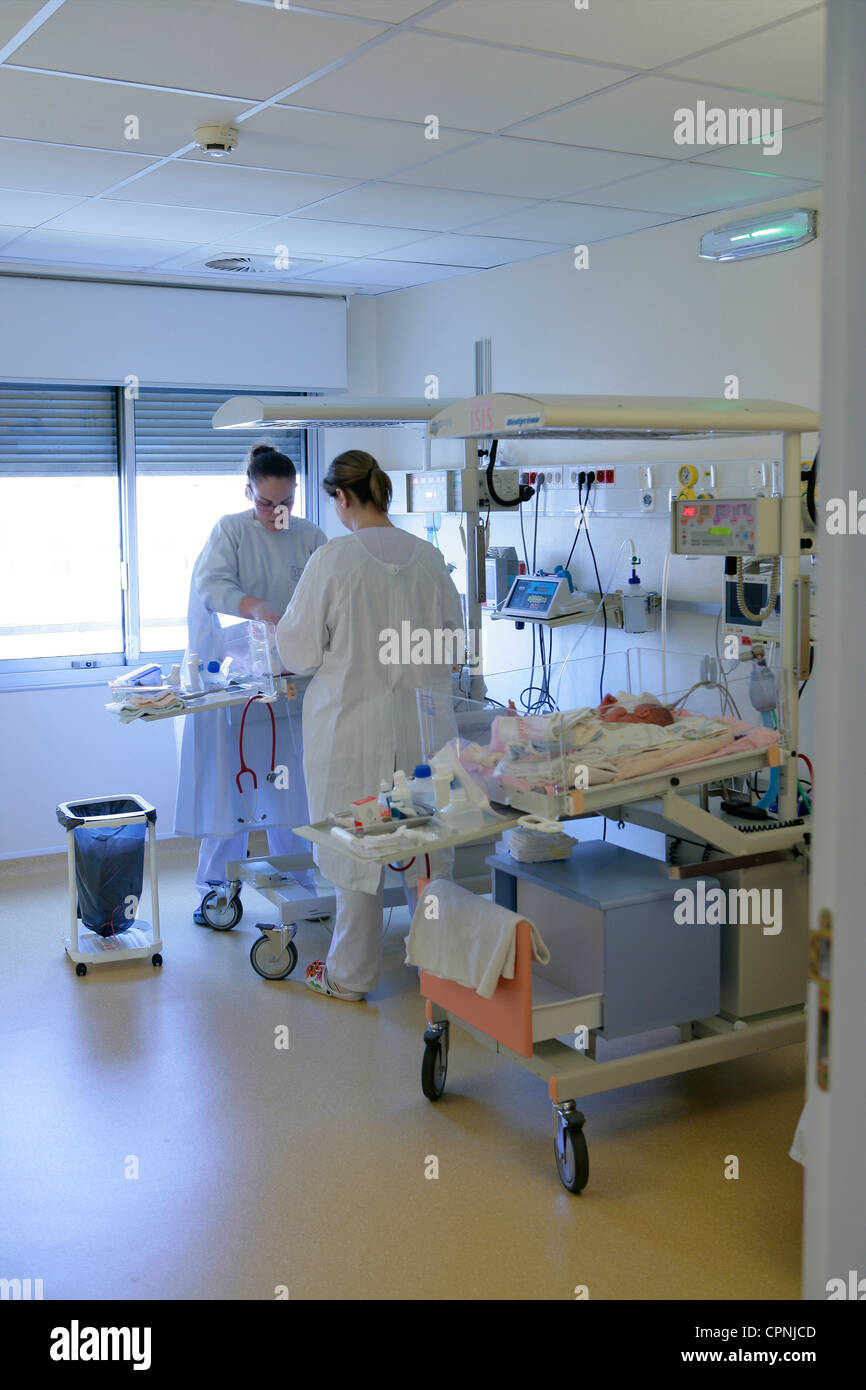 RESUSCITATION NEWBORN BABY Stock Photo - Alamy