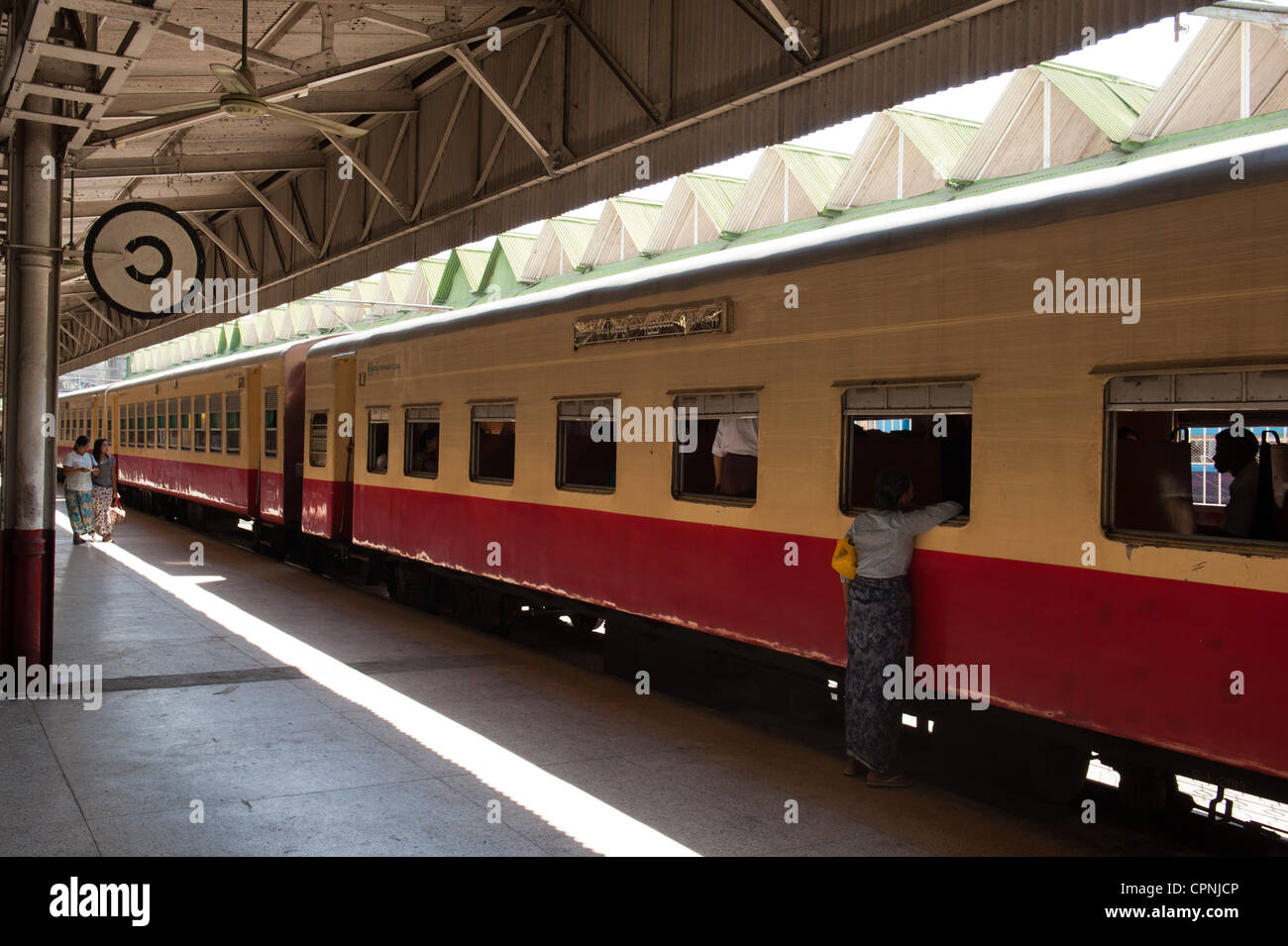 Burma train station hi-res stock photography and images - Alamy