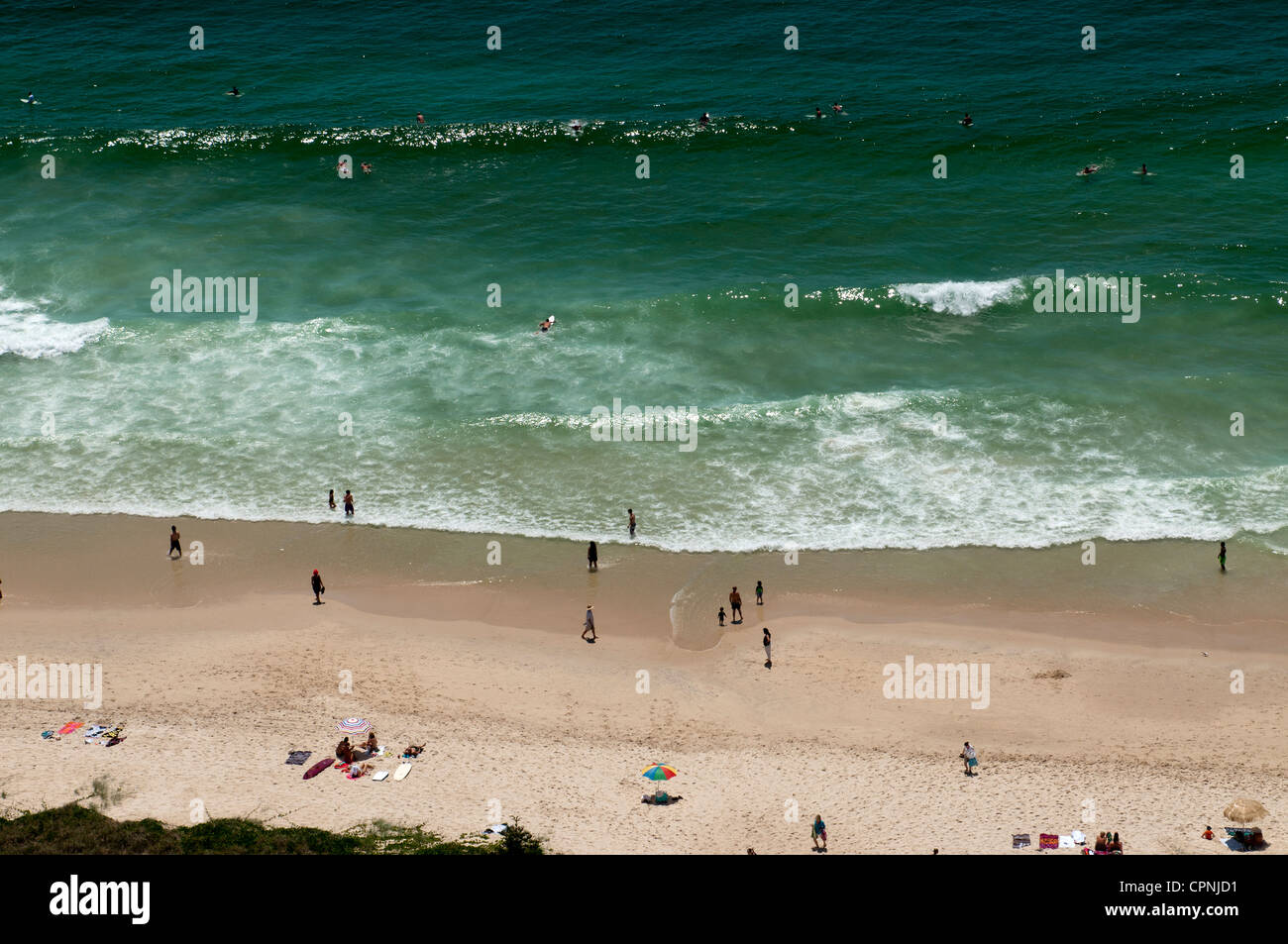 People on beach ocean hi-res stock photography and images - Alamy