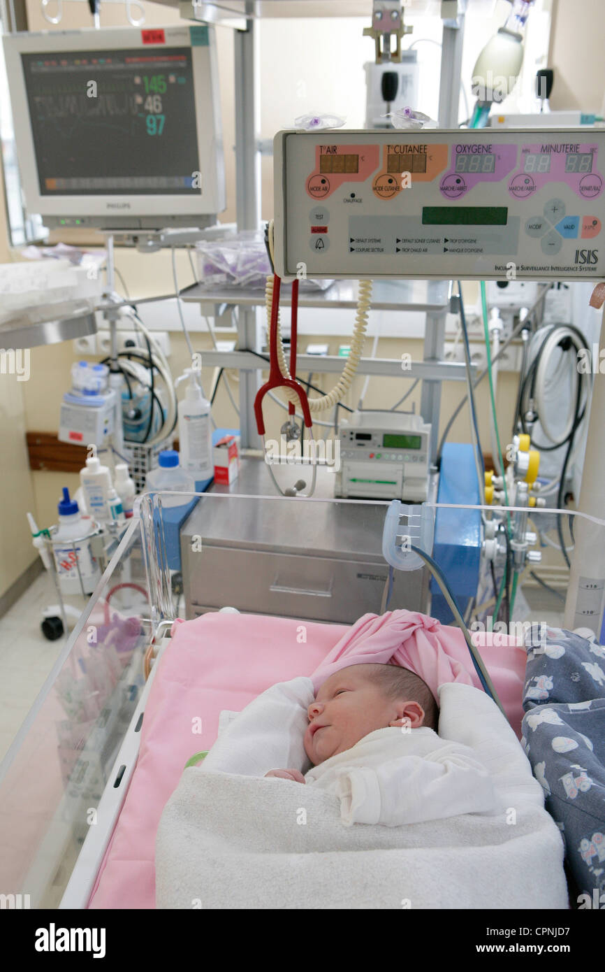 Resuscitation tables hi-res stock photography and images - Alamy