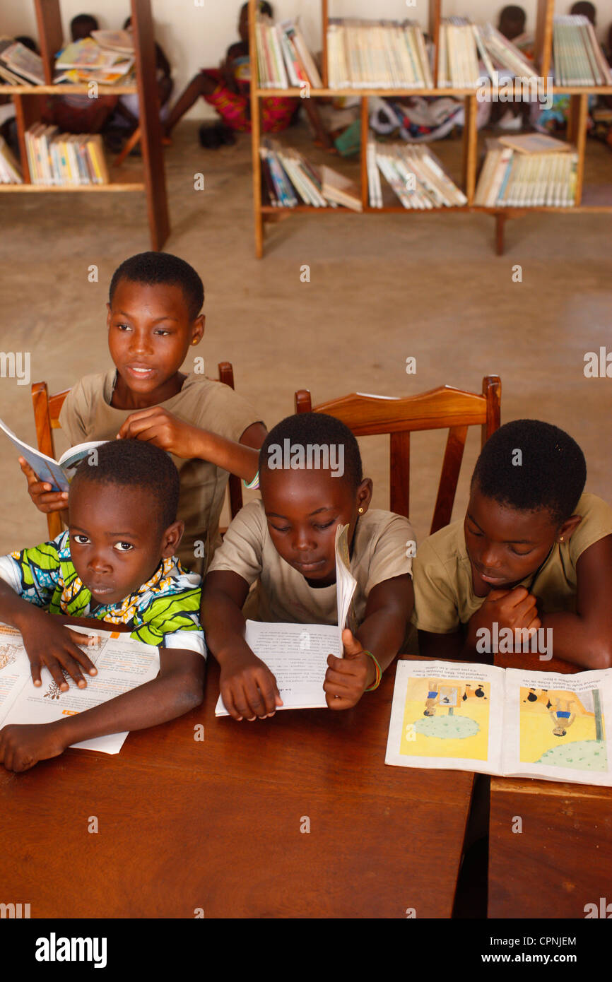 TEACHING IN AFRICA Stock Photo - Alamy