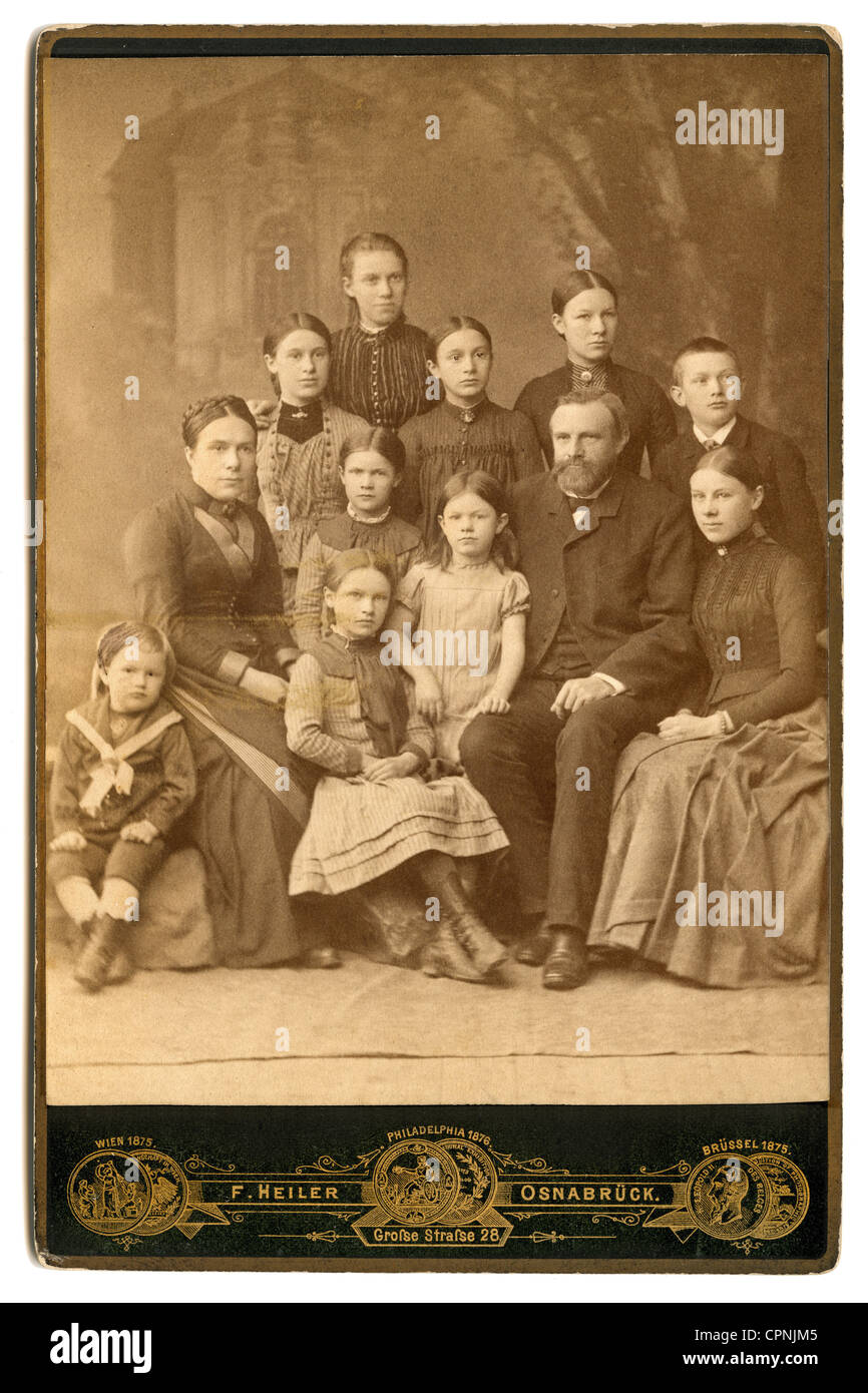 Middle class family 19th century hi-res stock photography and images ...