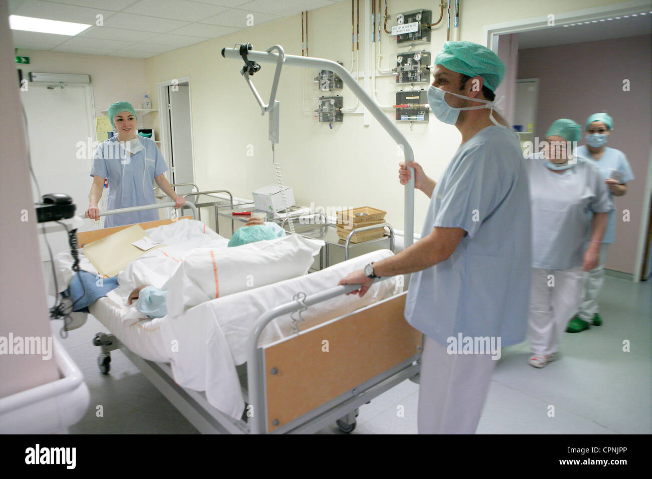 Hospital ward beds hi-res stock photography and images - Alamy