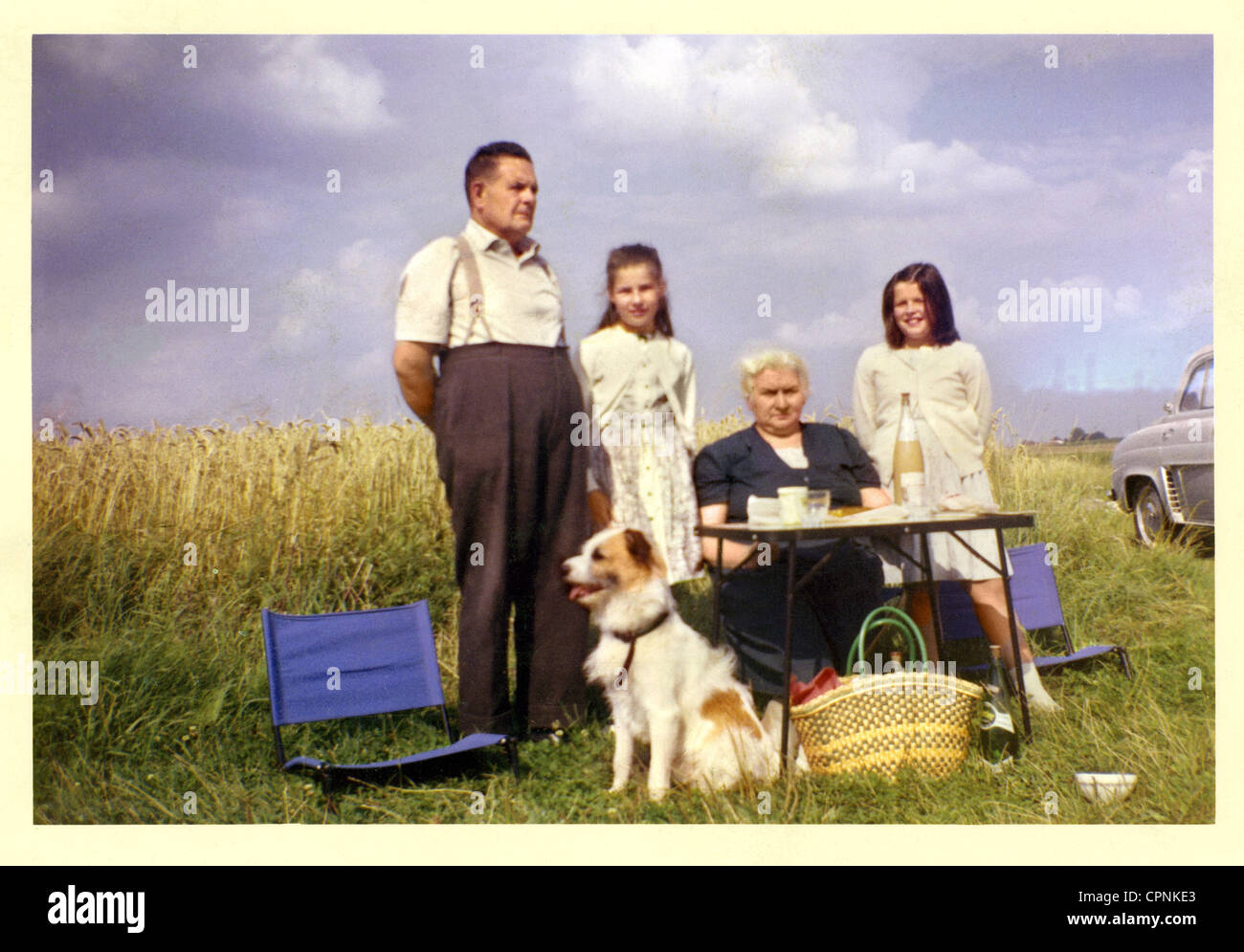 1950s family hi-res stock photography and images - Alamy
