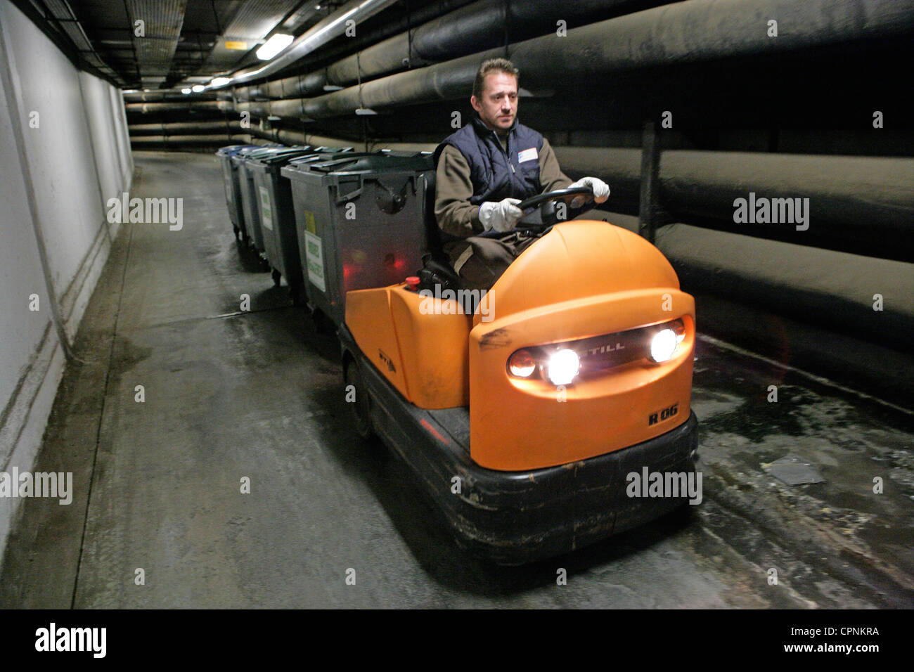 Refuse collection vehicles hi-res stock photography and images - Alamy