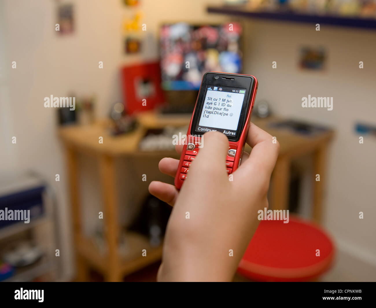 12 year old on mobile phone hi-res stock photography and images - Alamy