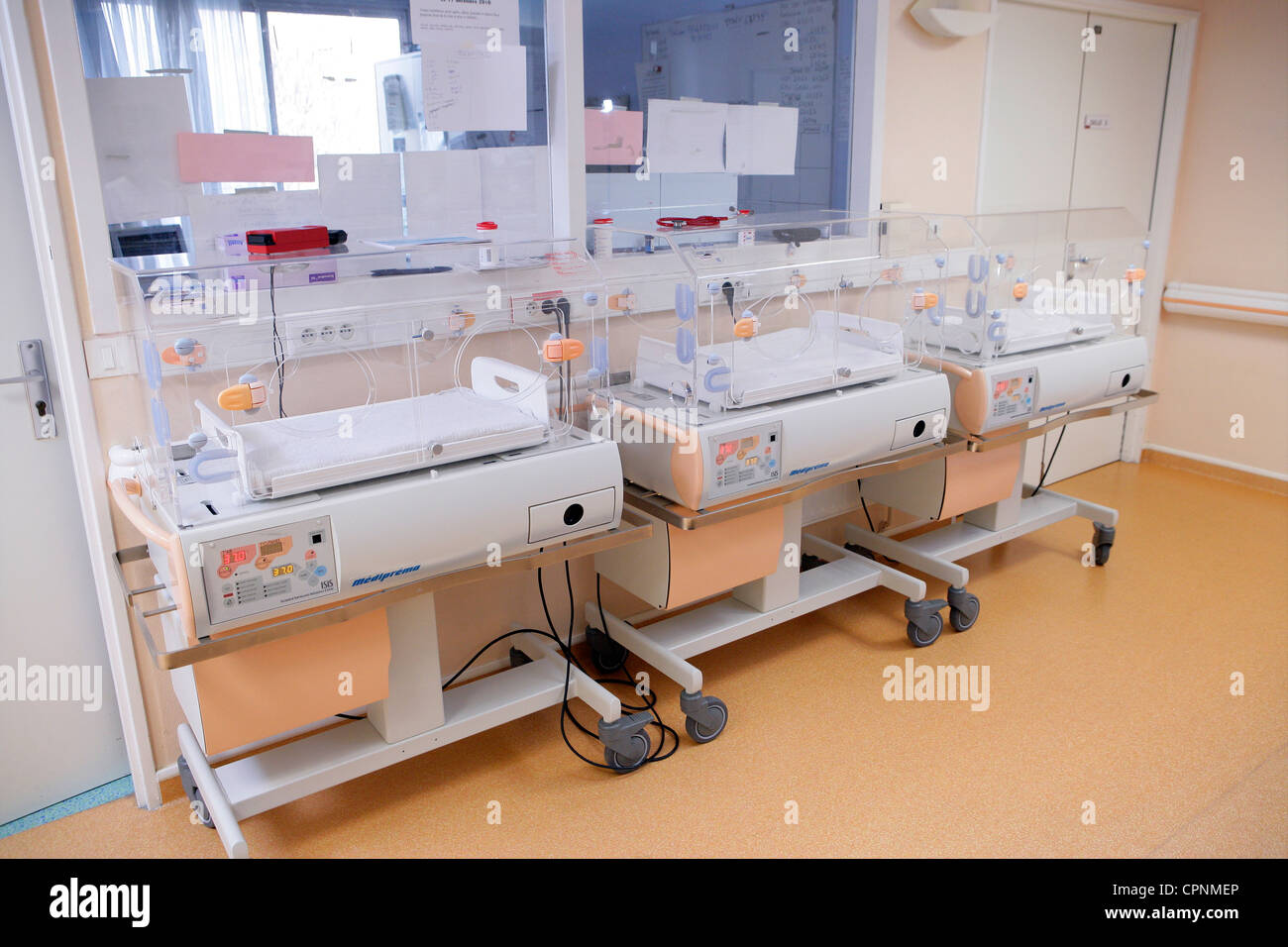 Maternity ward hospital empty hi-res stock photography and images - Alamy