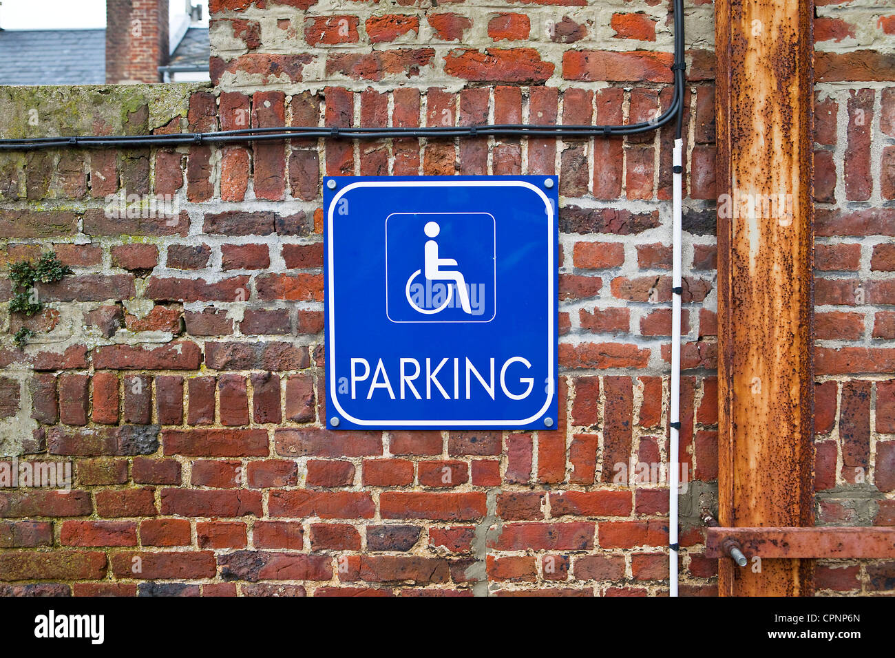 Handicapped signage hi-res stock photography and images - Alamy