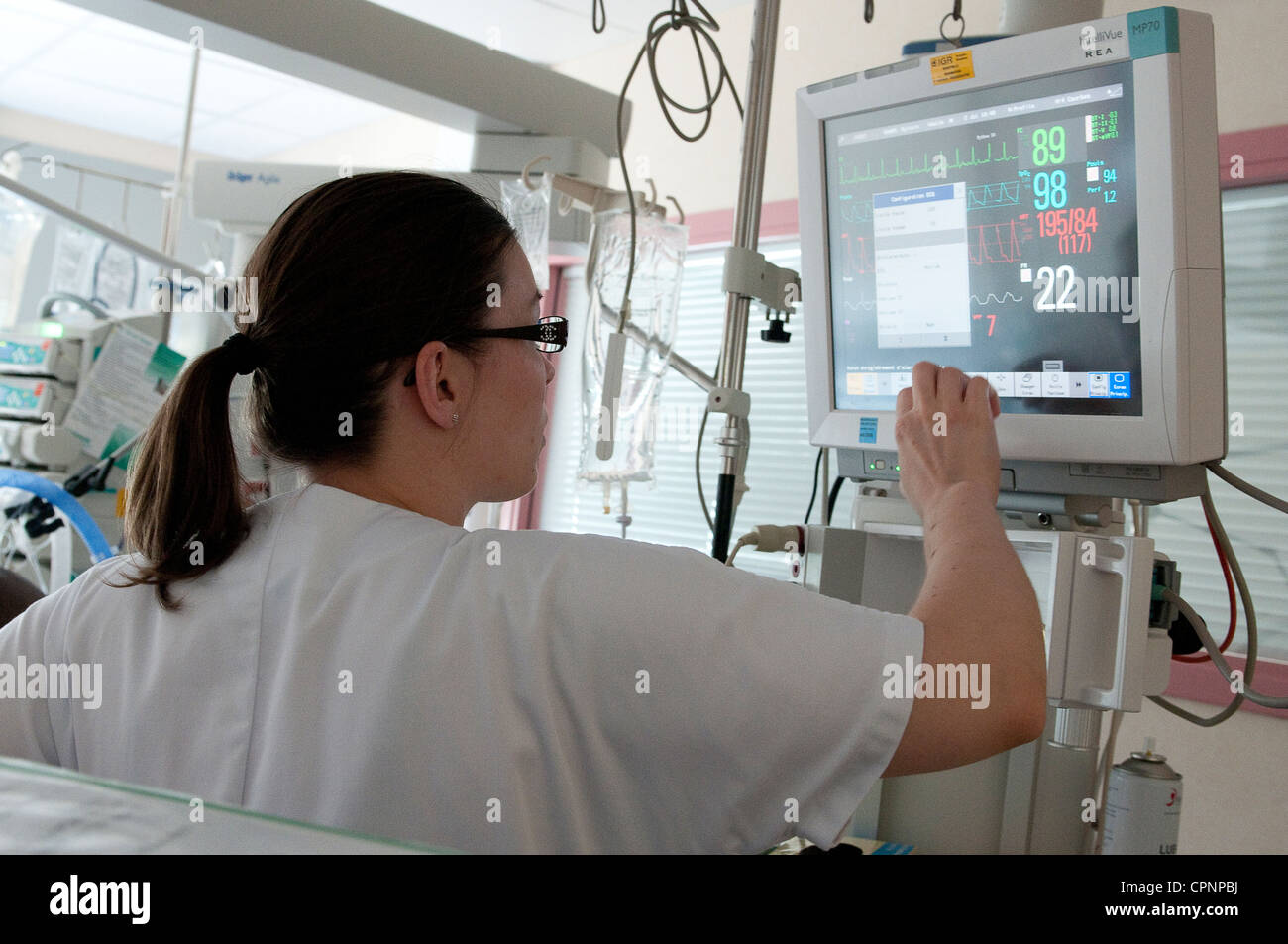 Cardiac Resuscitation High Resolution Stock Photography and Images - Alamy