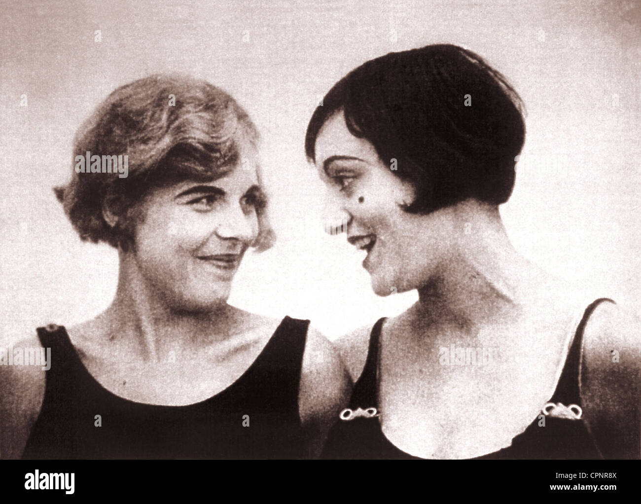 Bathing beauties hi-res stock photography and images - Alamy