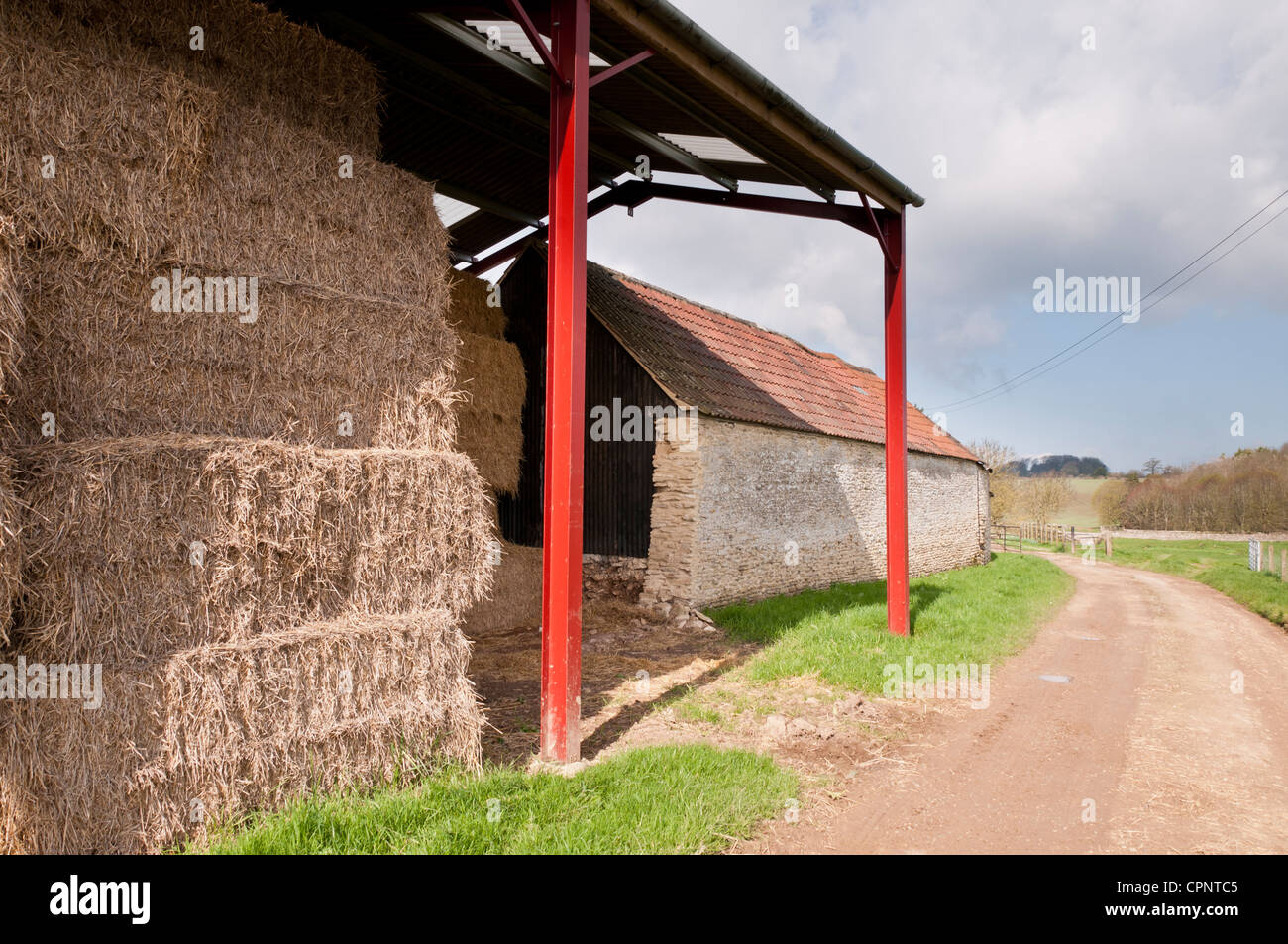 Hay building hi-res stock photography and images - Alamy