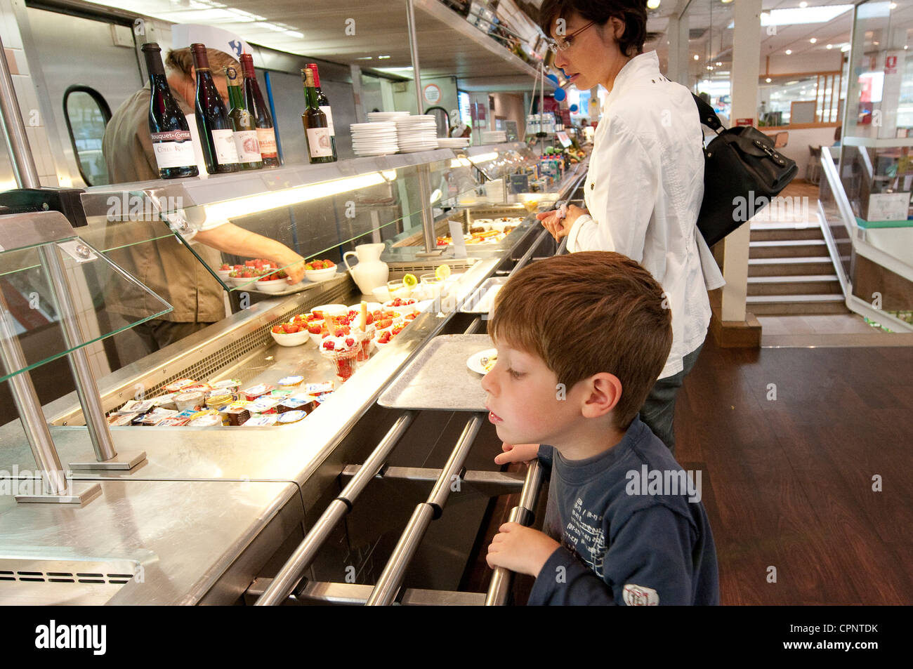 INSIDE A CAFETERIA Stock Photo - Alamy