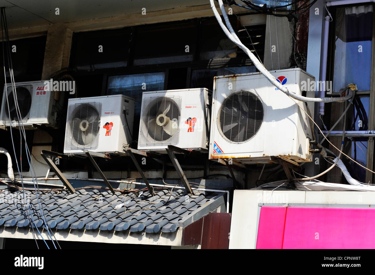 Aircon hi-res stock photography and images - Alamy