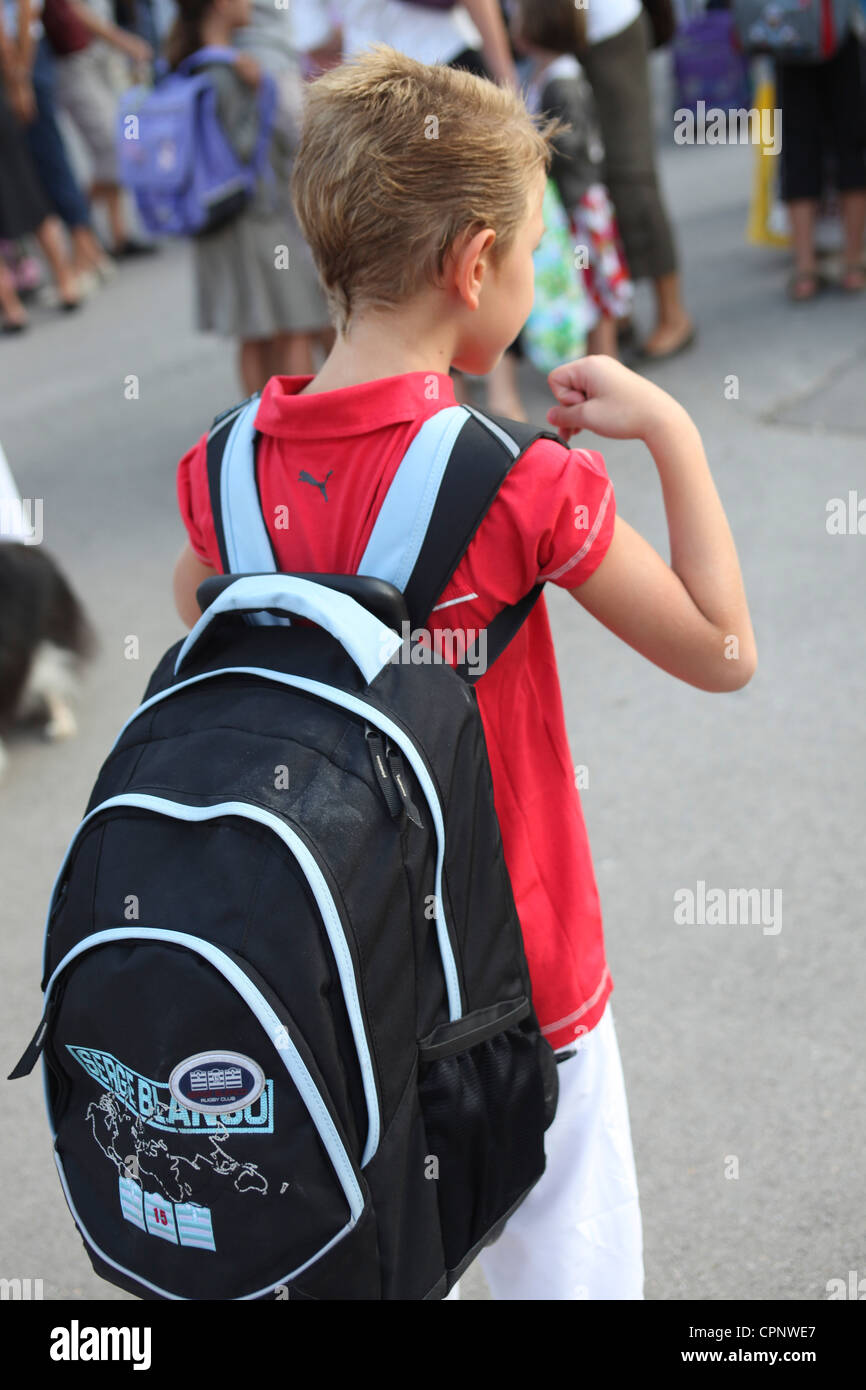 Child Heavy Schoolbag Stock Photos & Child Heavy Schoolbag Stock Images ...