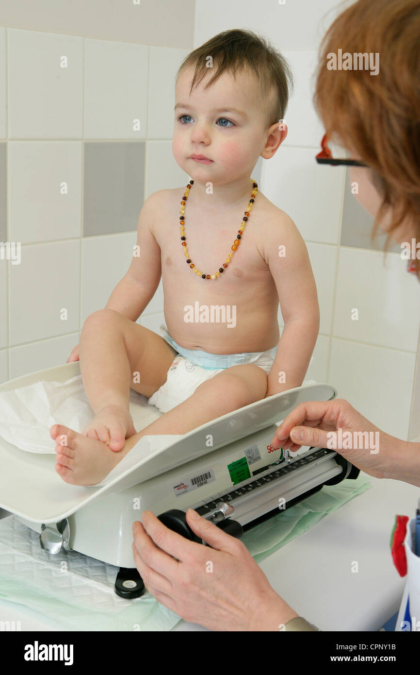 Child Weight Measurement High Resolution Stock Photography and Images ...