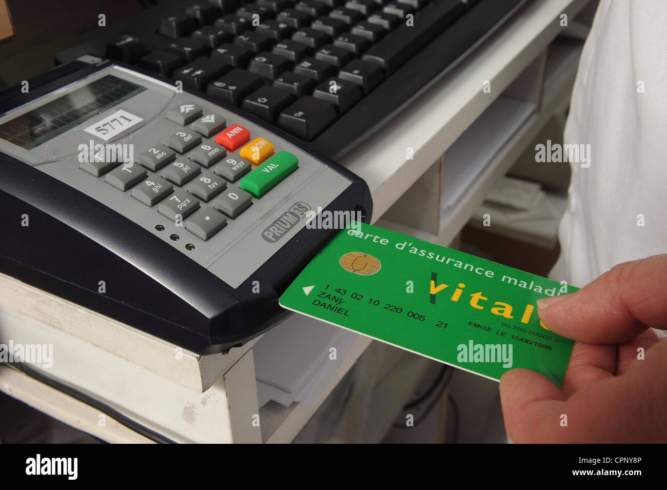 NAT'L HEALTH SERVICE CARD Stock Photo - Alamy