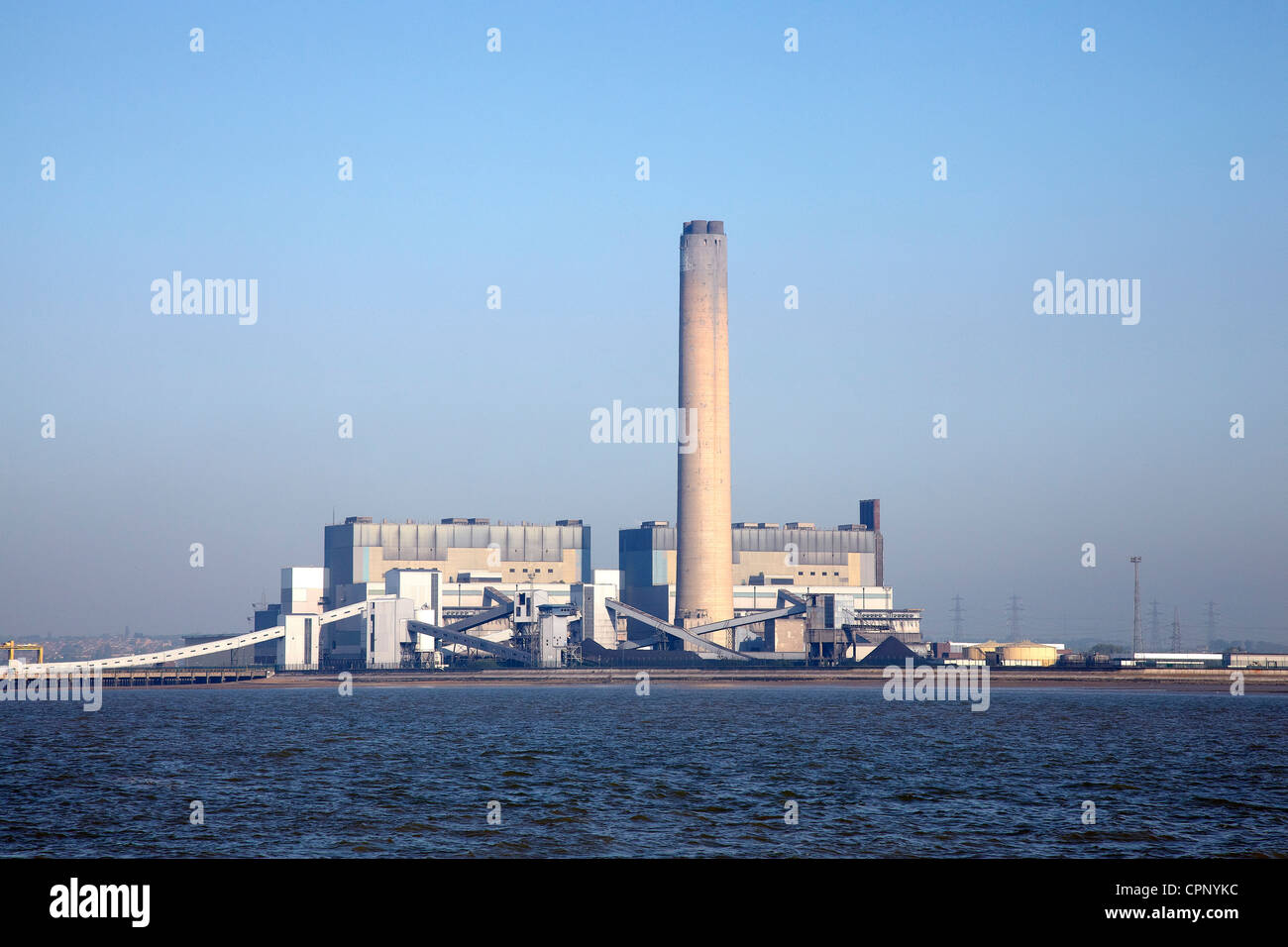 Kingsnorth power station hi-res stock photography and images - Alamy