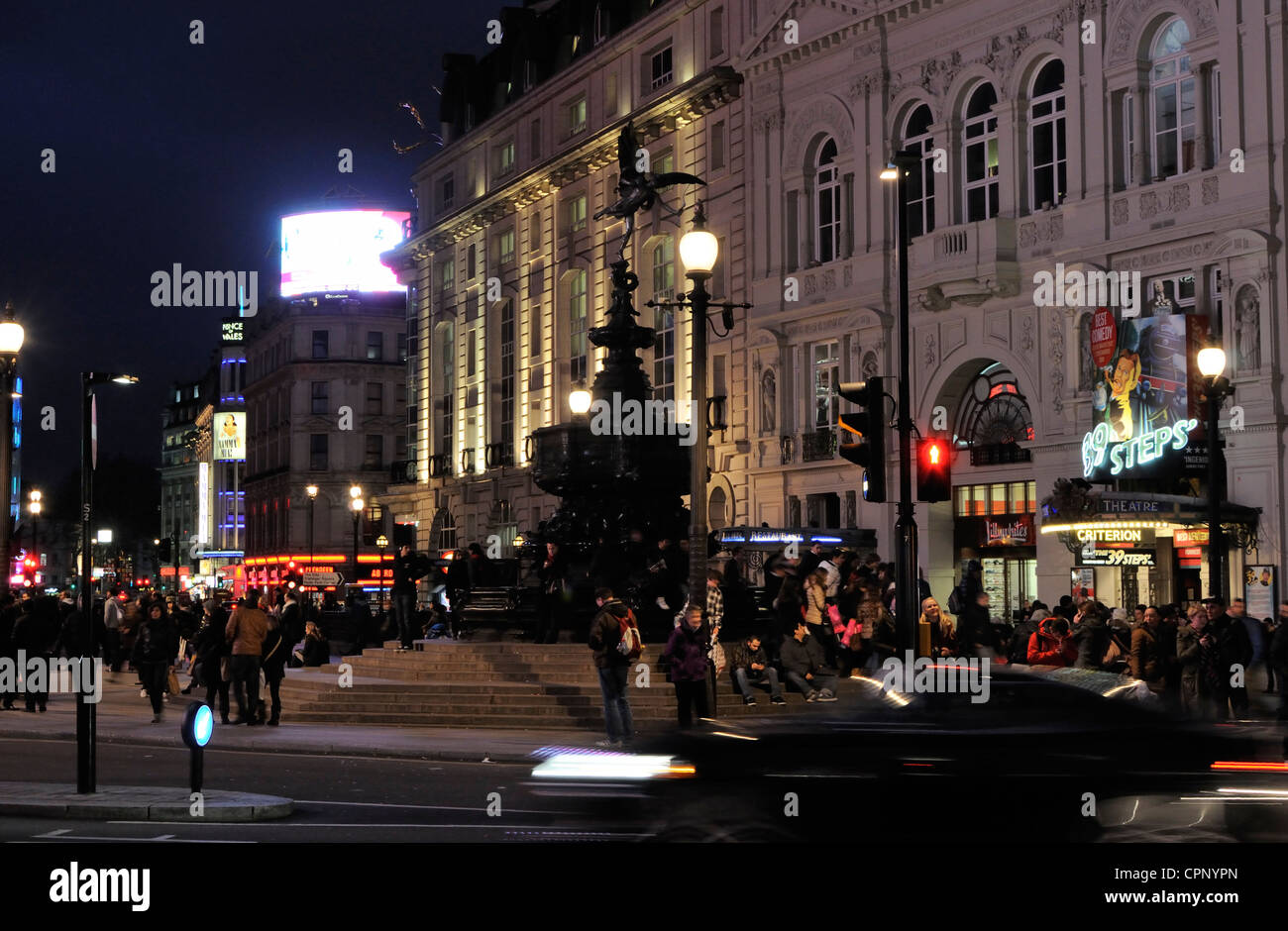 Busy scene piccadilly circus london hi-res stock photography and images ...