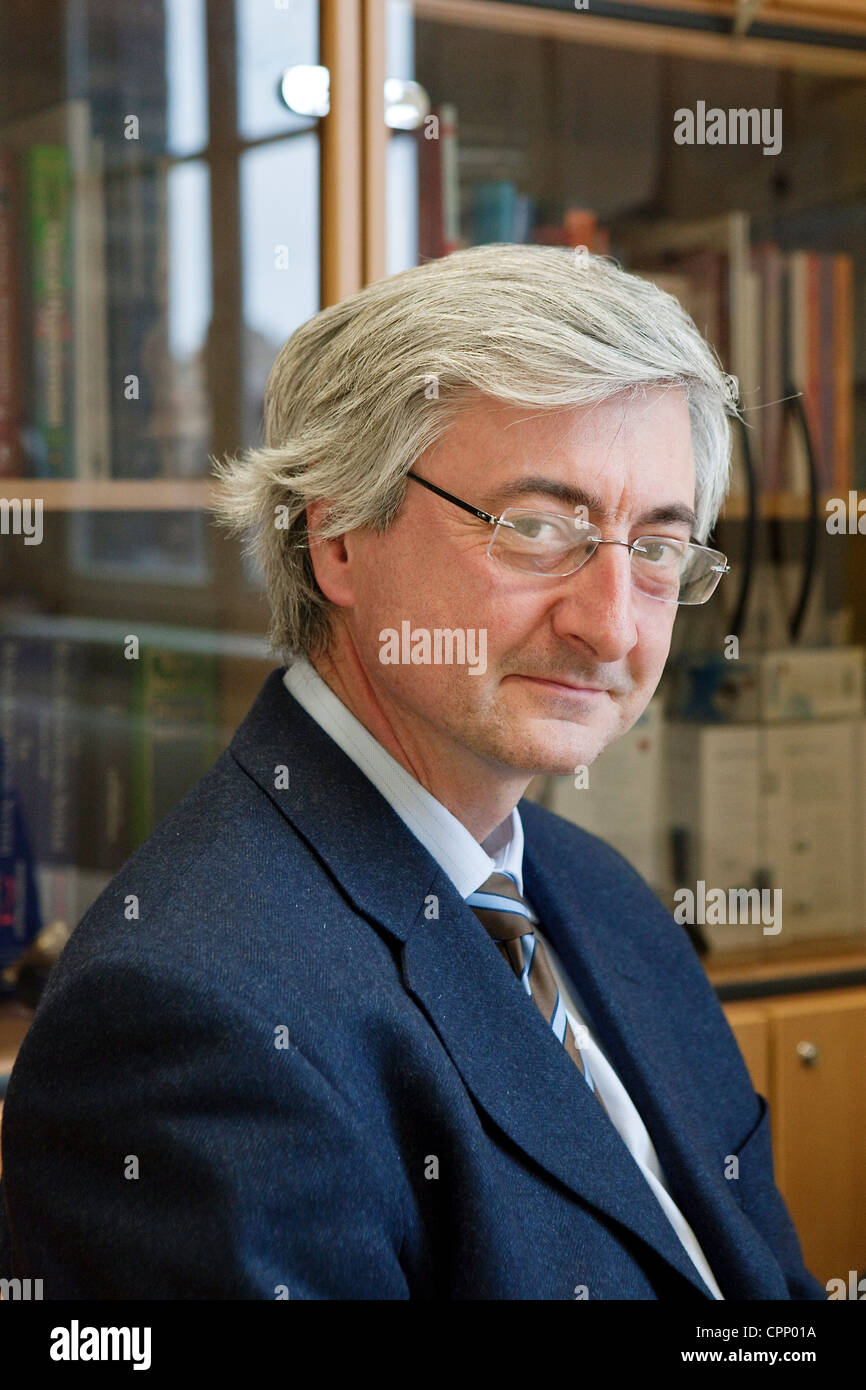 Professor xavier hi-res stock photography and images - Alamy