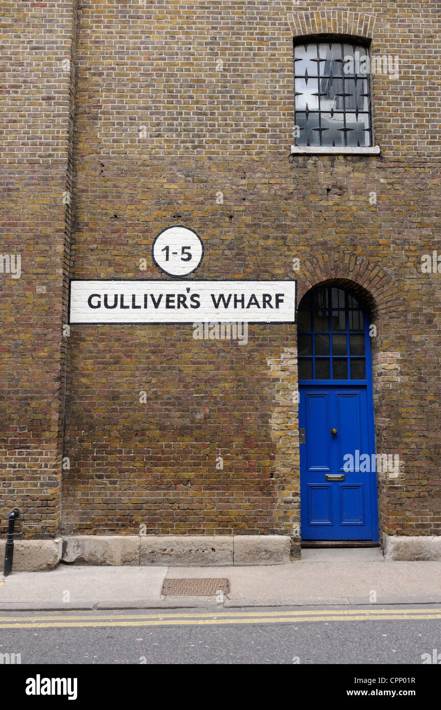 Historic wharves london hi-res stock photography and images - Alamy