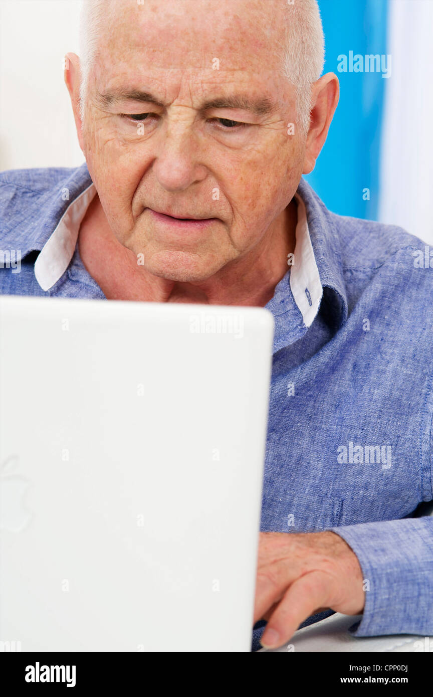 ELDERLY PERSON, COMPUTER Stock Photo - Alamy