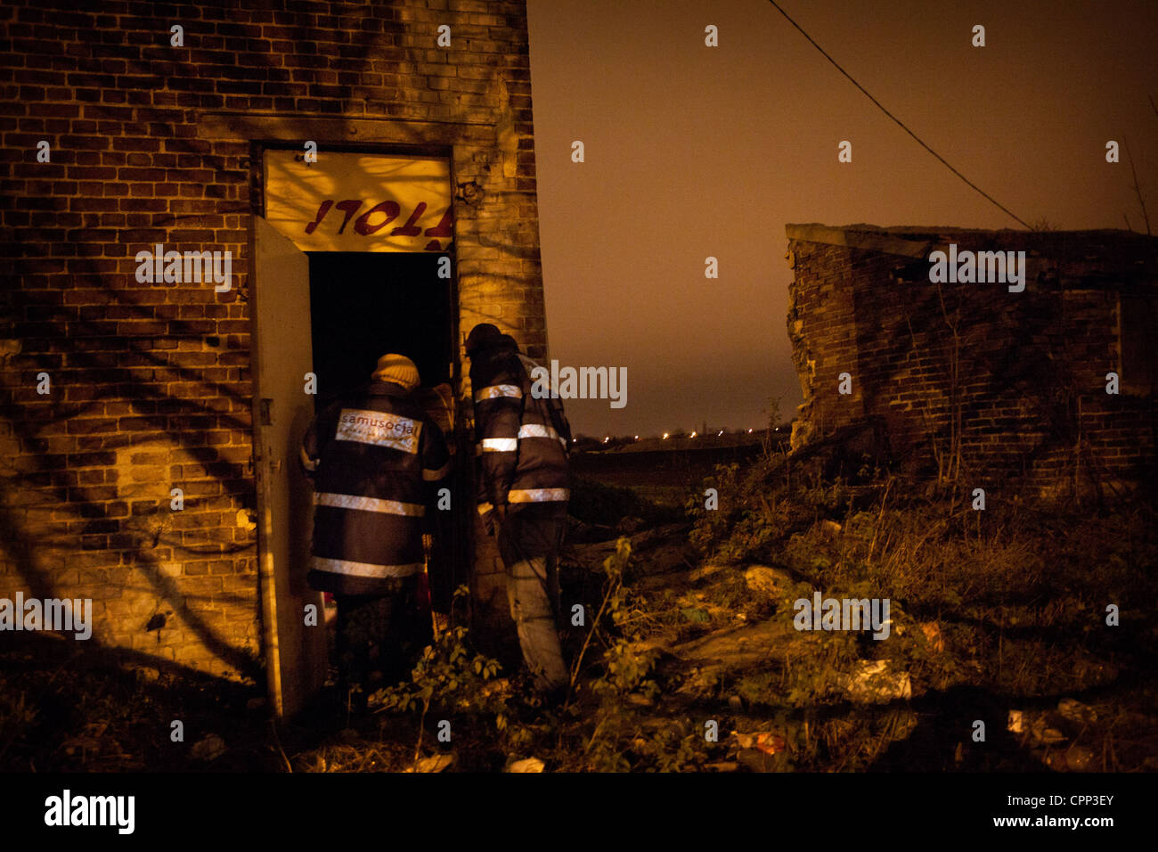 Emergency lady hi-res stock photography and images - Alamy