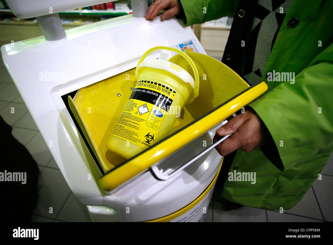 Medical waste hazards hi-res stock photography and images - Alamy