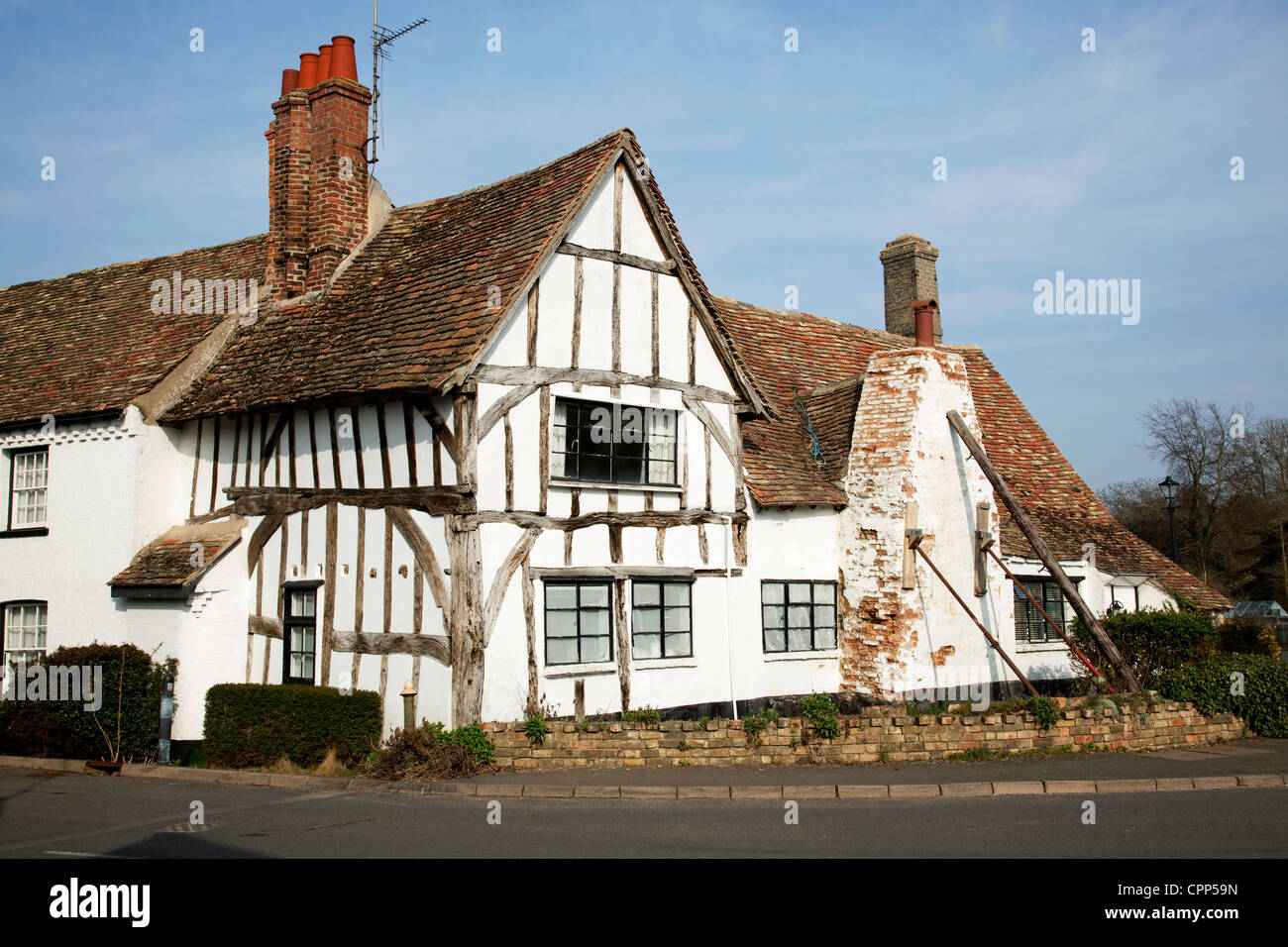 Subsidence house hi-res stock photography and images - Alamy