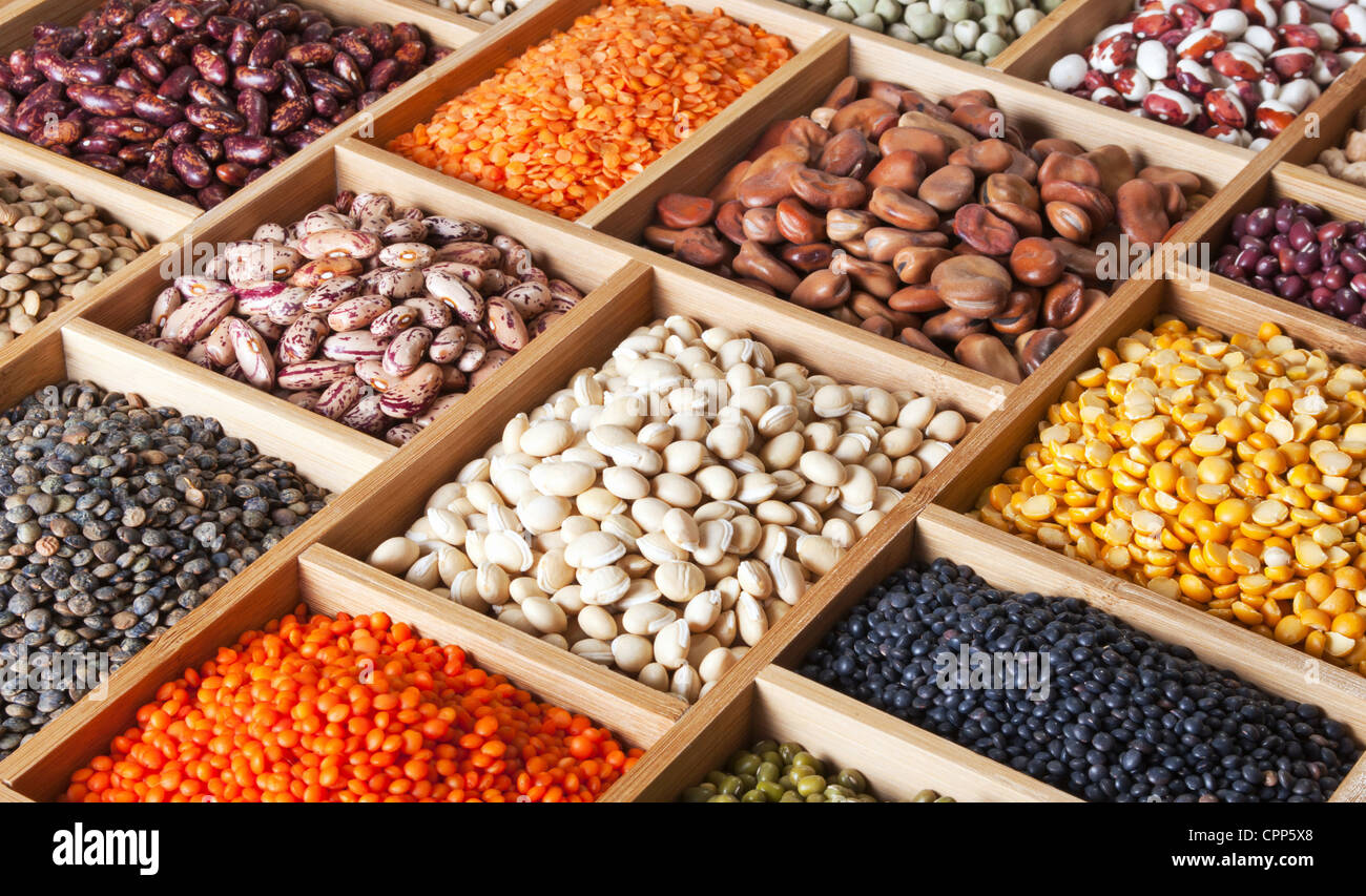 peas, beans and lentils in the wooden box Stock Photo - Alamy