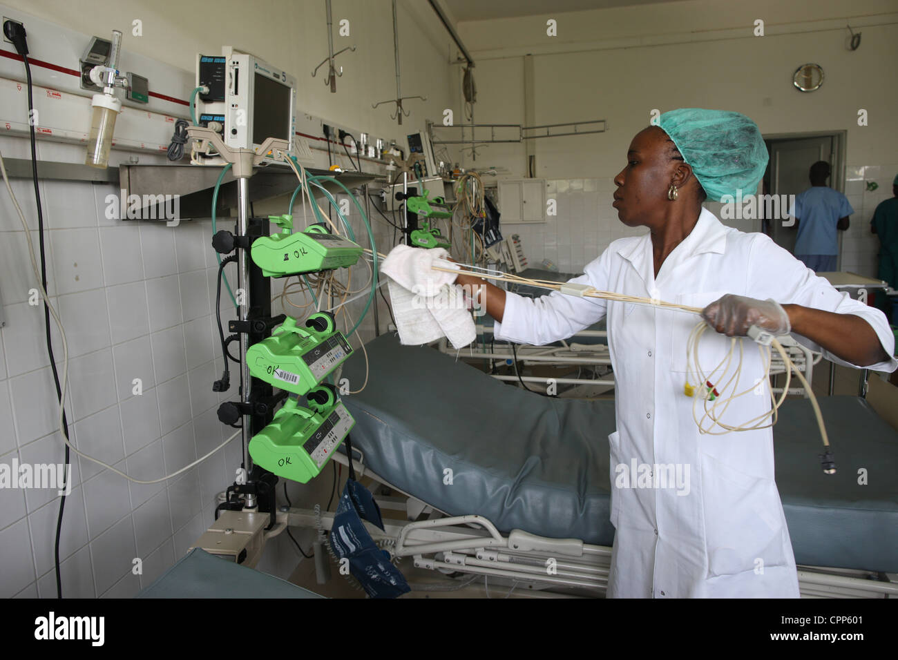 Intensive care unit cleaning hi-res stock photography and images - Alamy