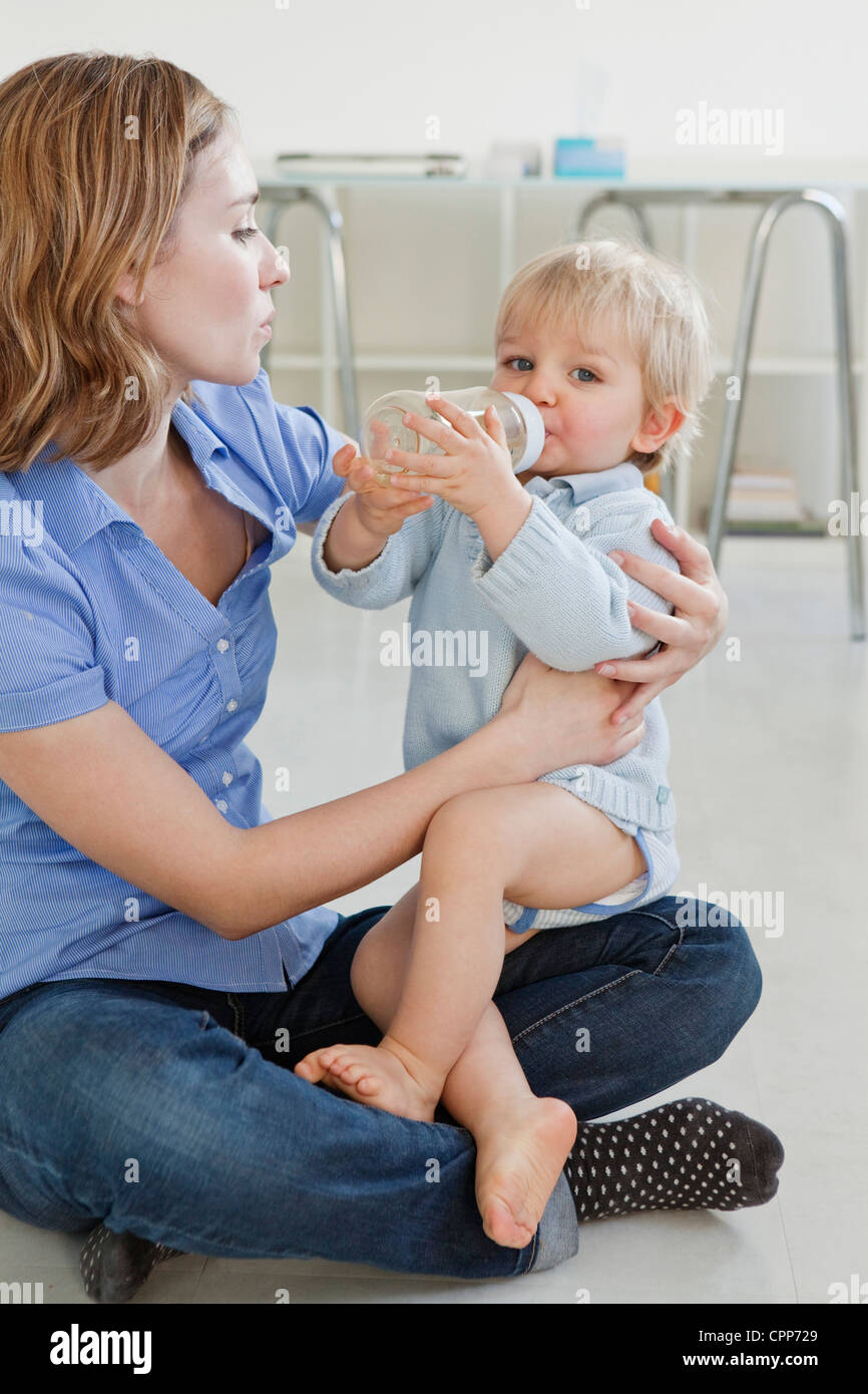 MOTHER & CHILD Stock Photo - Alamy