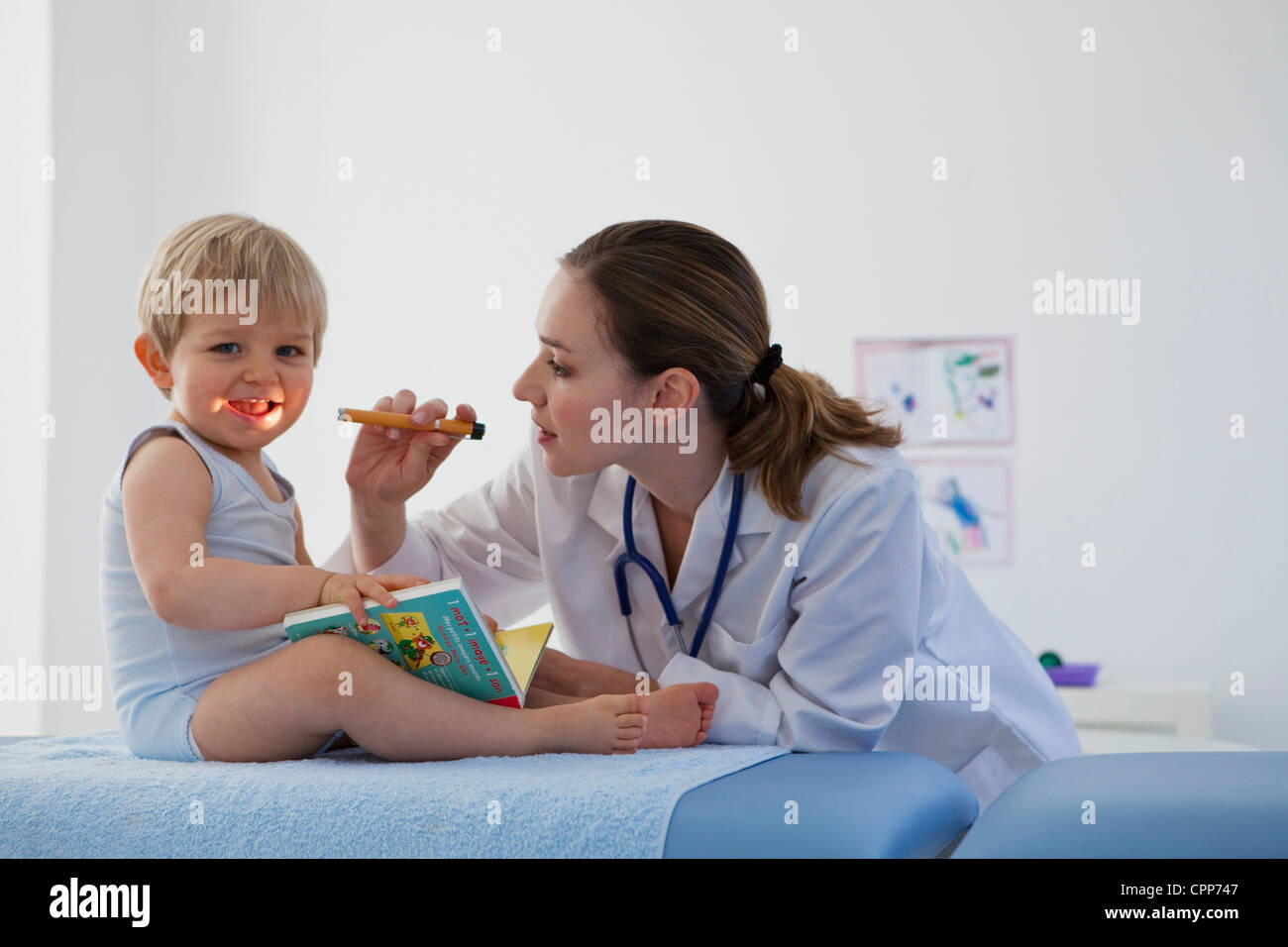 Child year old flashlight hi-res stock photography and images - Alamy