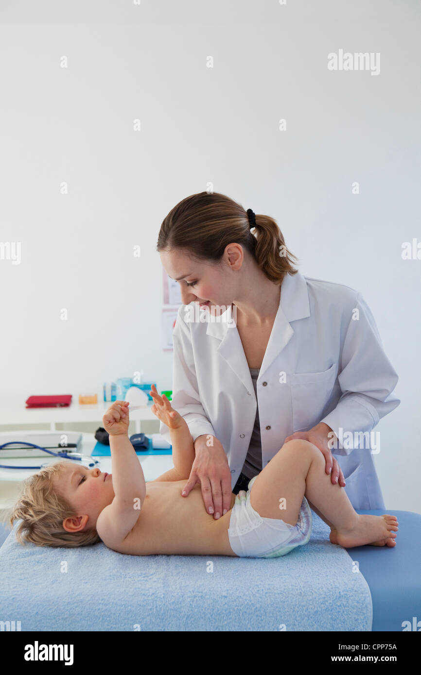Palpation child abdomen hi-res stock photography and images - Alamy
