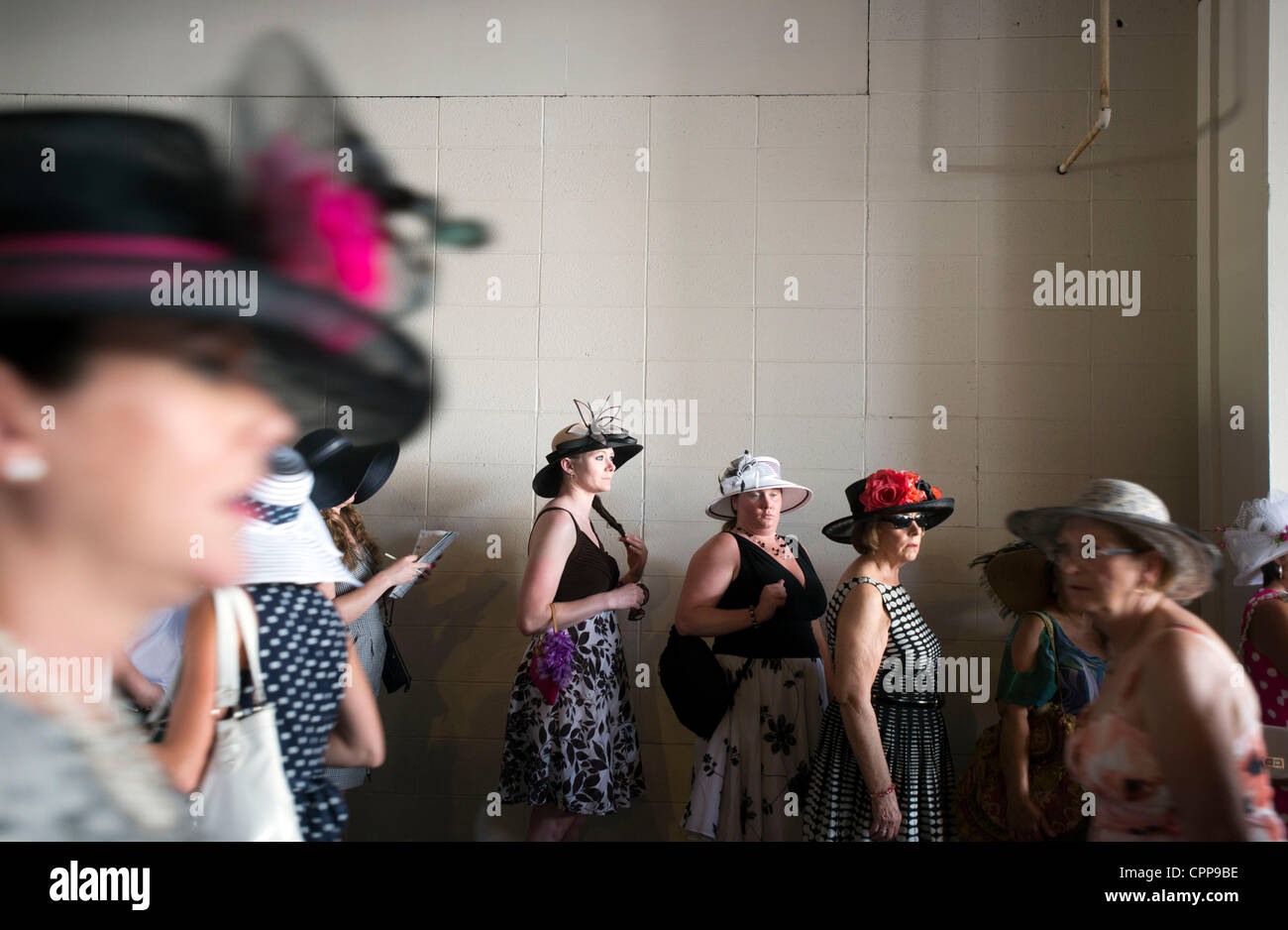 Attendees in line hi-res stock photography and images - Alamy