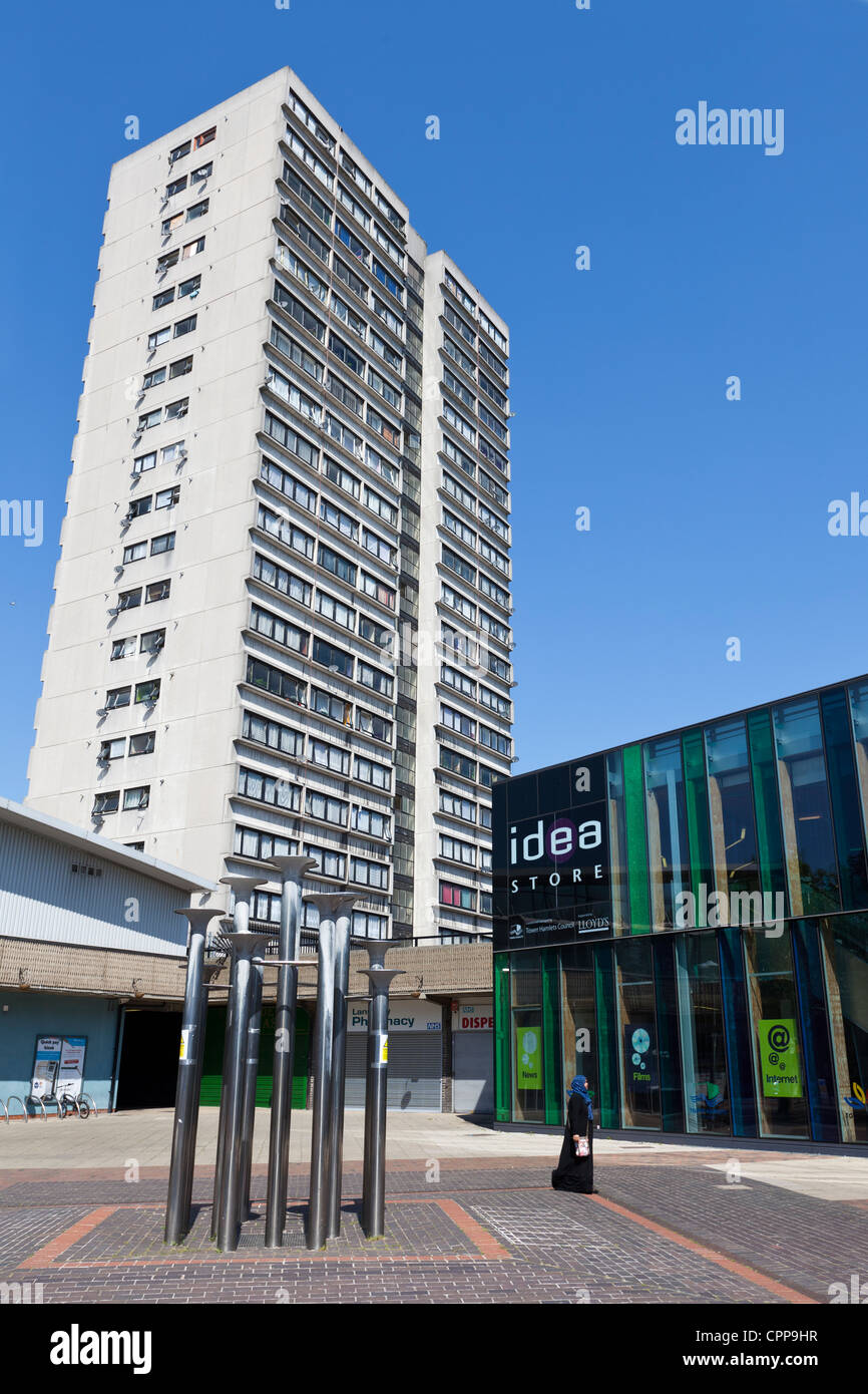 Idea Store (Library) with Fitzgerald House in the background, Chrisp ...