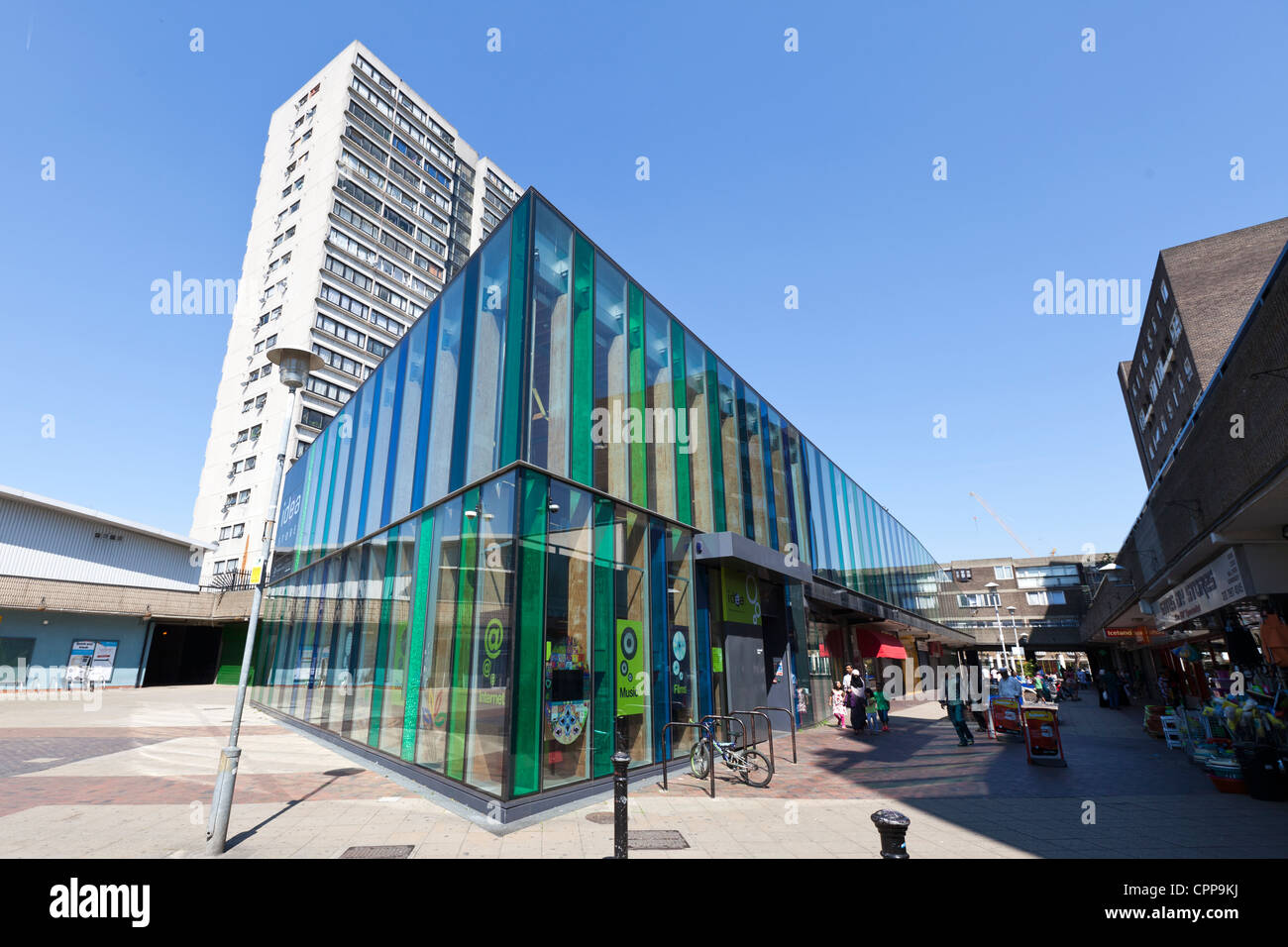 Idea Store (Library) with Fitzgerald House in the background, Chrisp ...