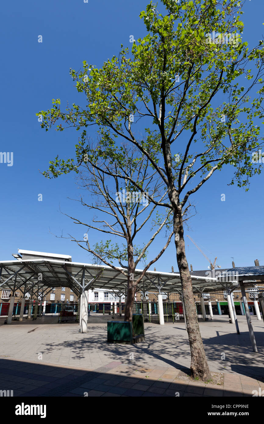 Poplar london street hi-res stock photography and images - Alamy