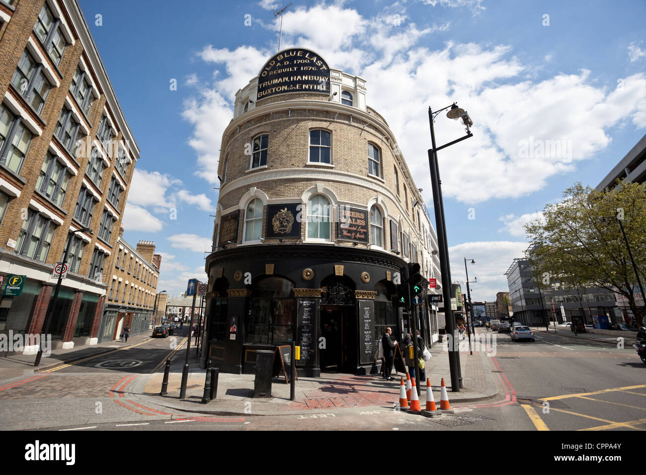 Shoreditch street scene, London, England, UK Stock Photo - Alamy