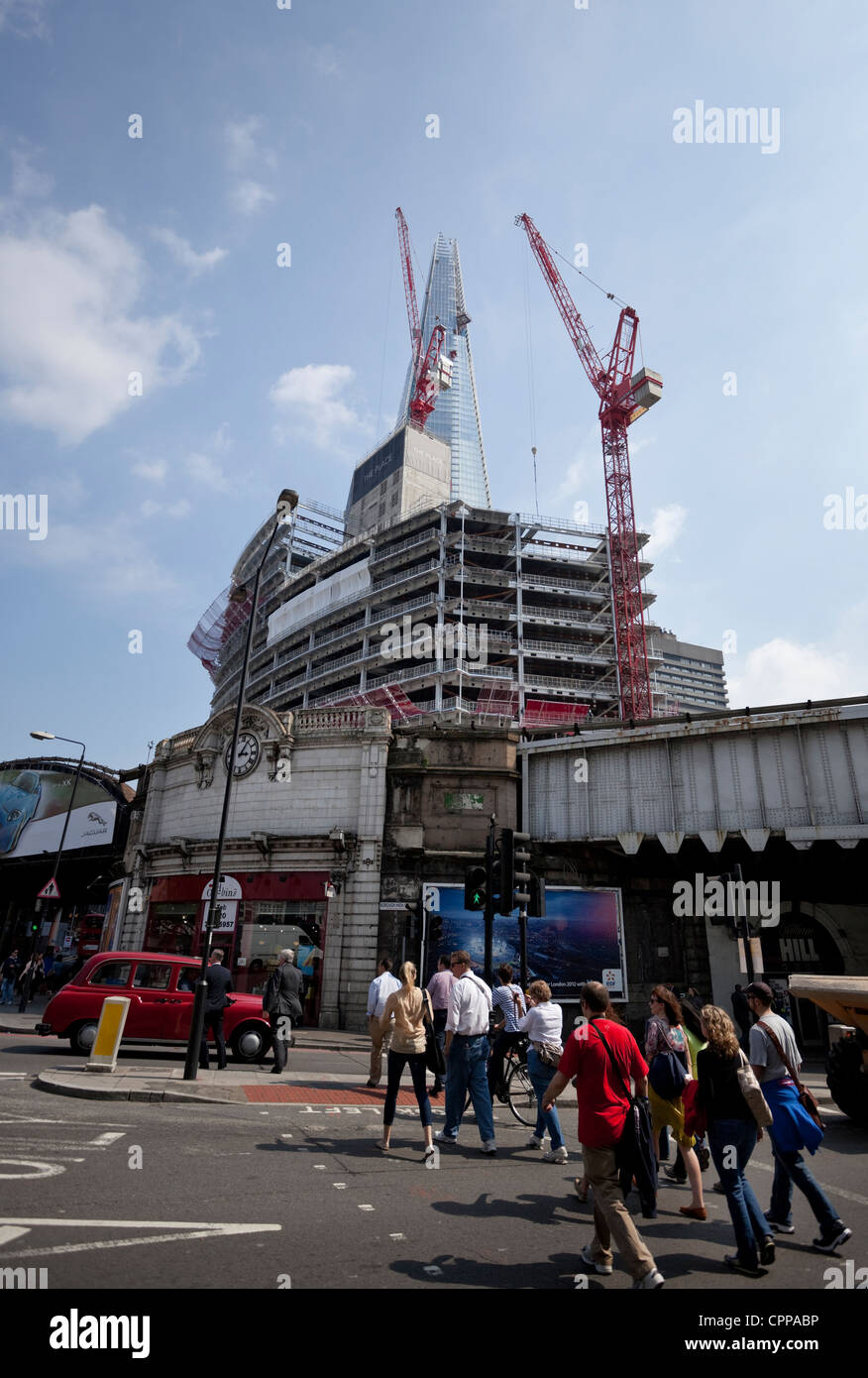 Borough high street hi-res stock photography and images - Alamy