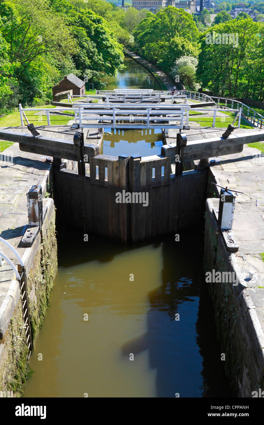 Down five rise locks bingley hi-res stock photography and images - Alamy