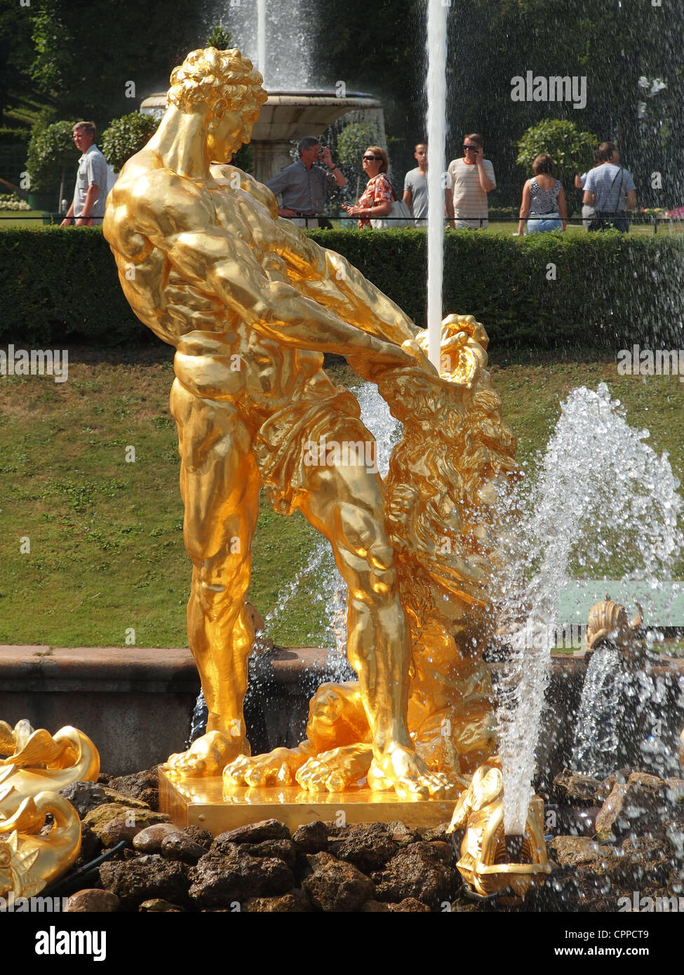 Peterhof Palace, the Samson Fountain, in St. Petersburg, Russia Stock ...